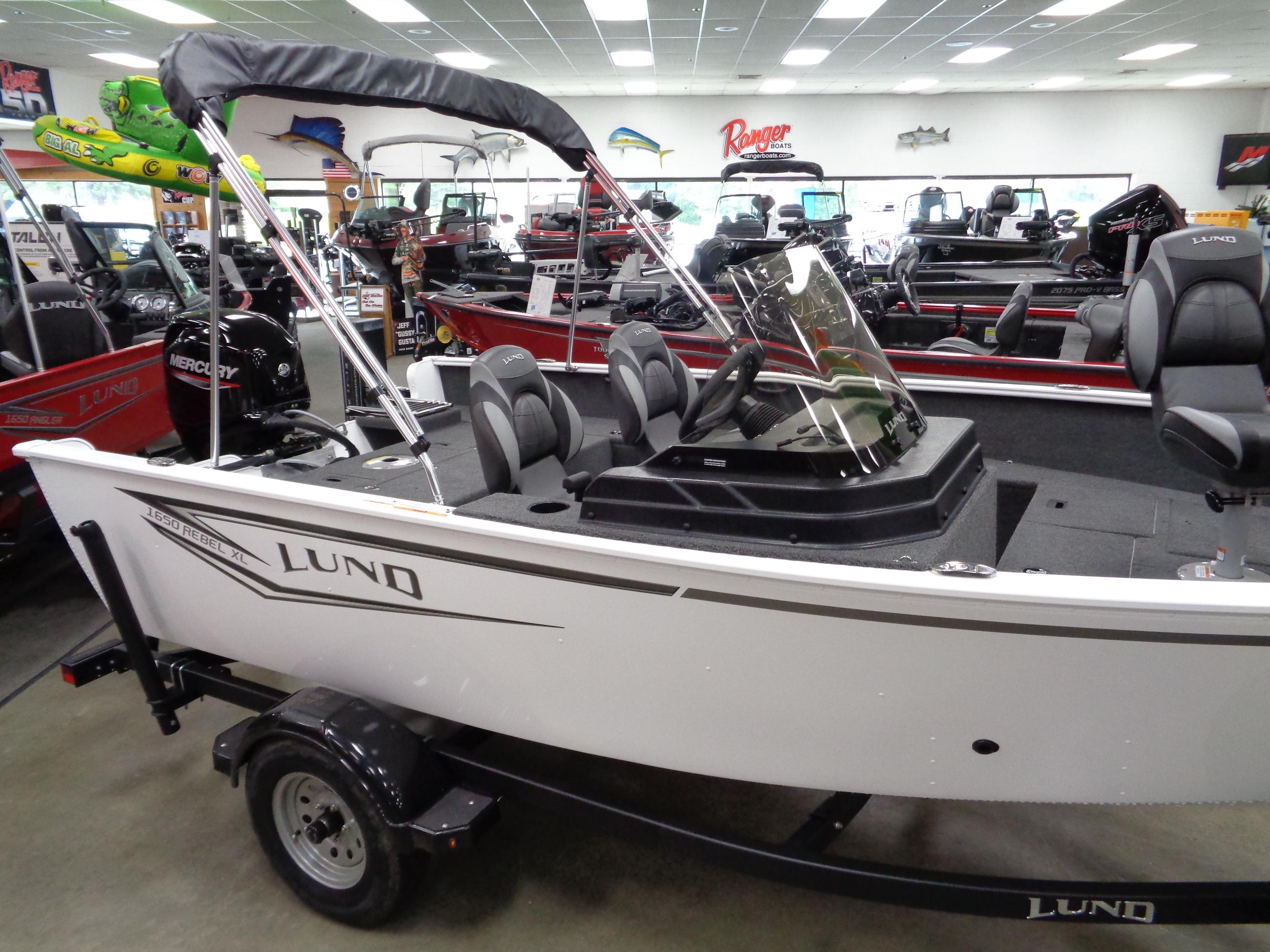 2024 Lund 1650 Rebel XL SS Hales Corners, Wisconsin - M-W Marine