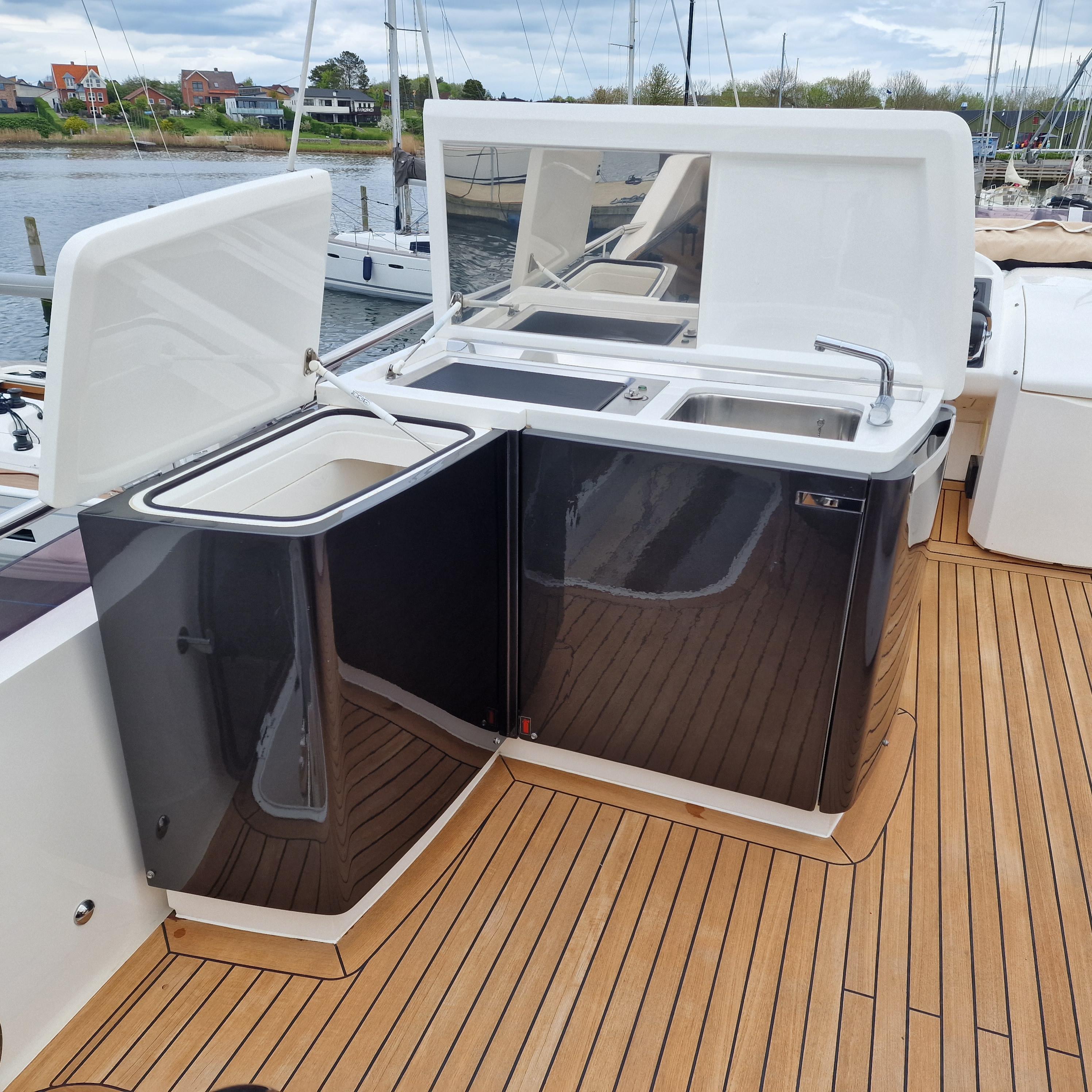 2014 Princess 56 Flybridge for sale - YachtWorld
