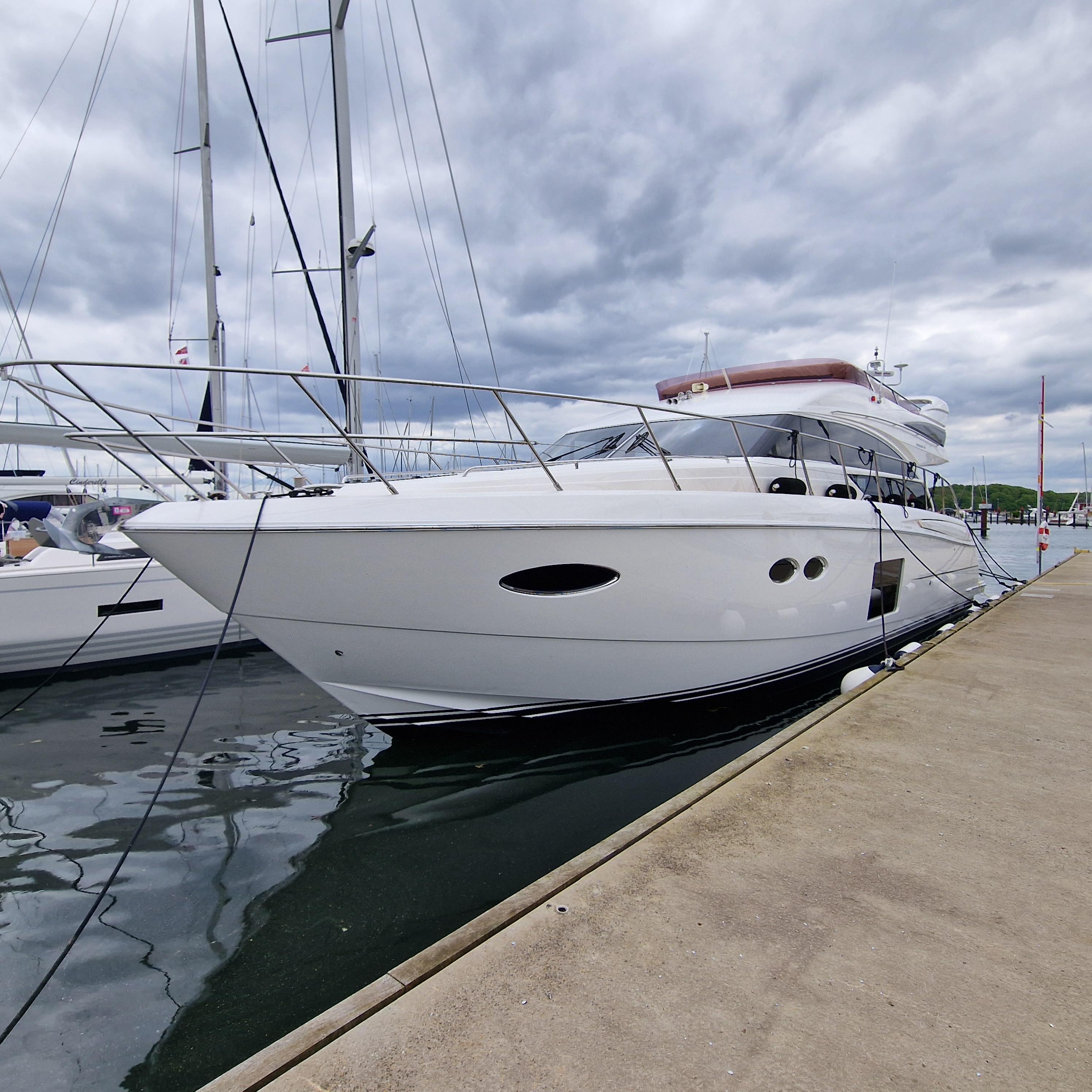 2014 Princess 56 Flybridge for sale - YachtWorld