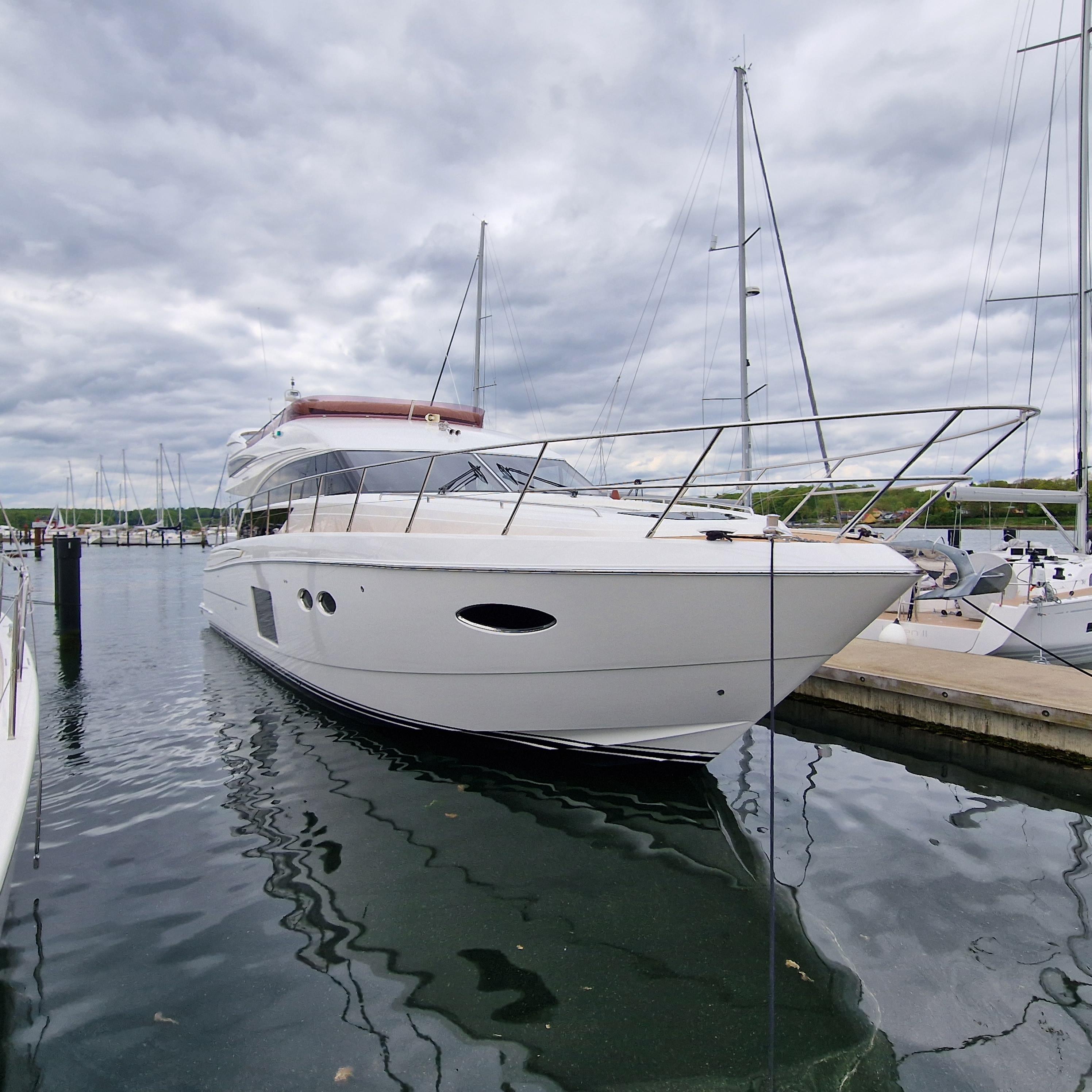 2014 Princess 56 Flybridge for sale - YachtWorld
