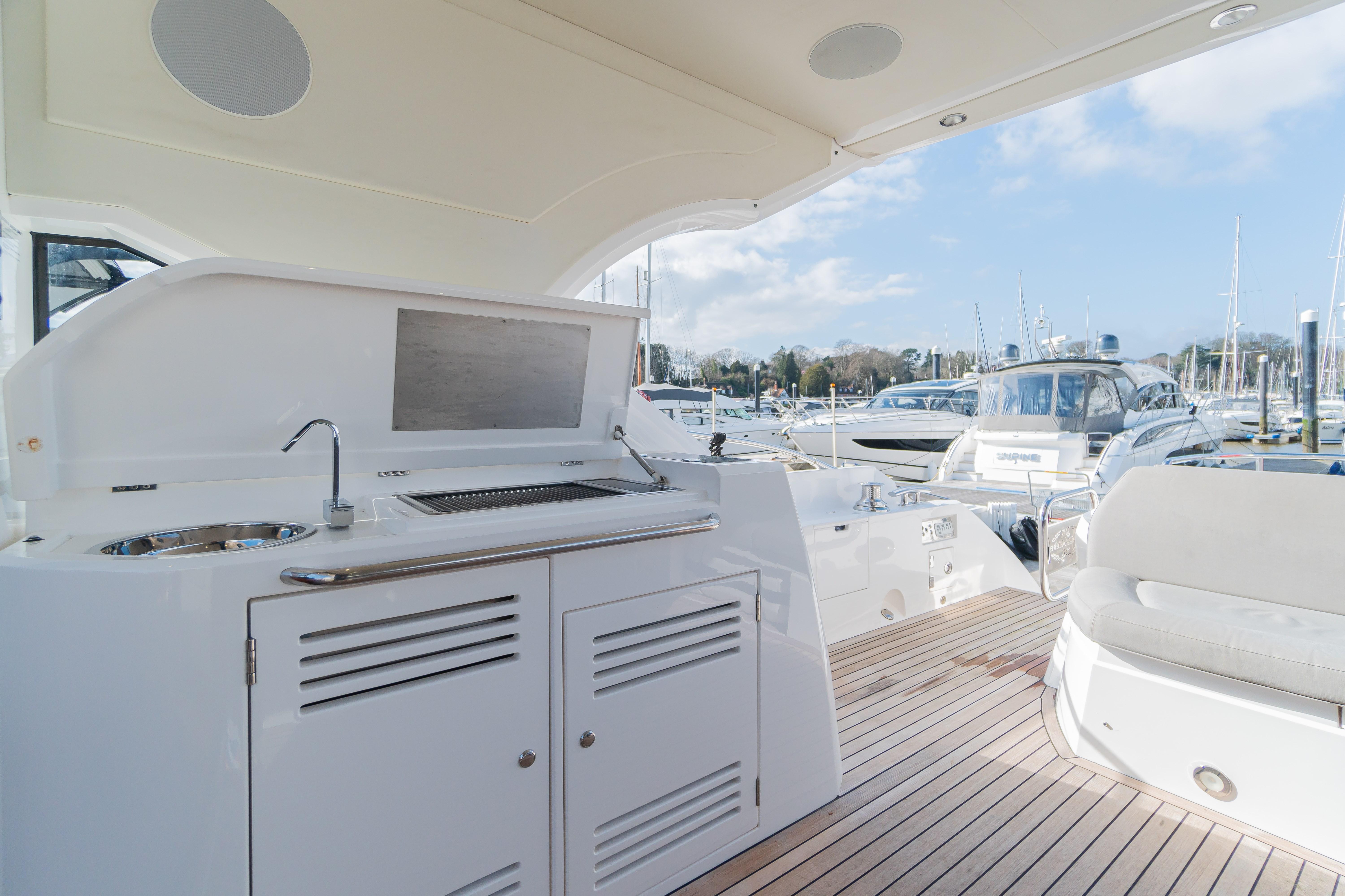 2016 Sunseeker Predator 57 Cruiser for sale - YachtWorld
