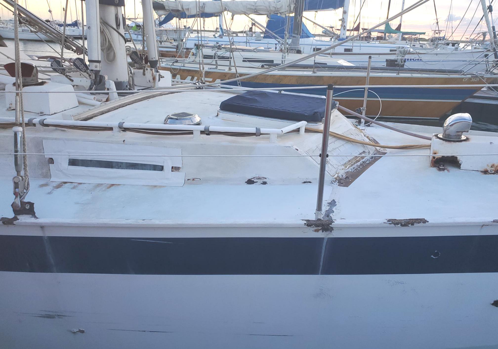 1982 Bruce Roberts Staysail Ketch Centre Cockpit for sale - YachtWorld