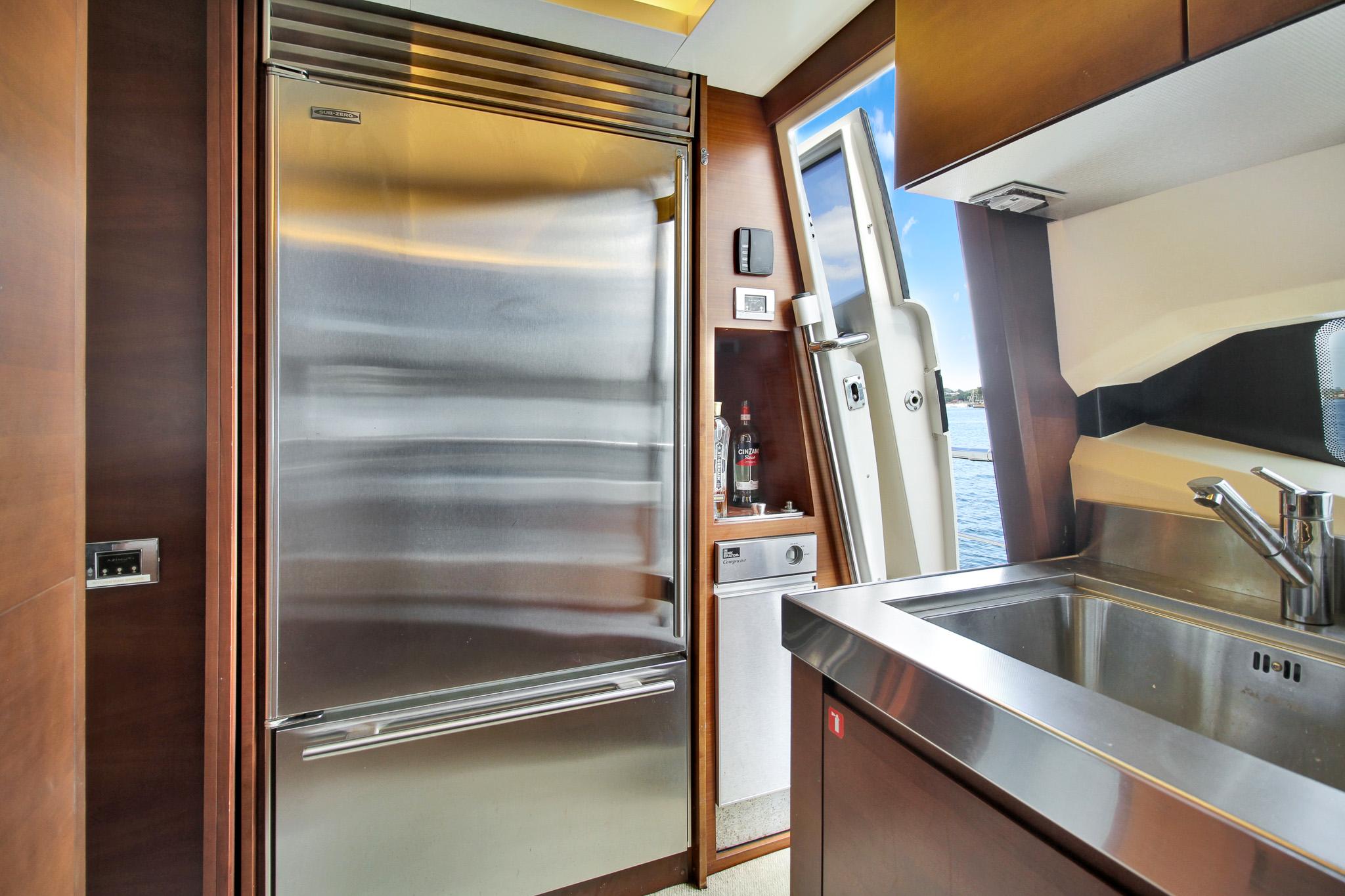 2006 Azimut 75 Mega Yacht for sale - YachtWorld