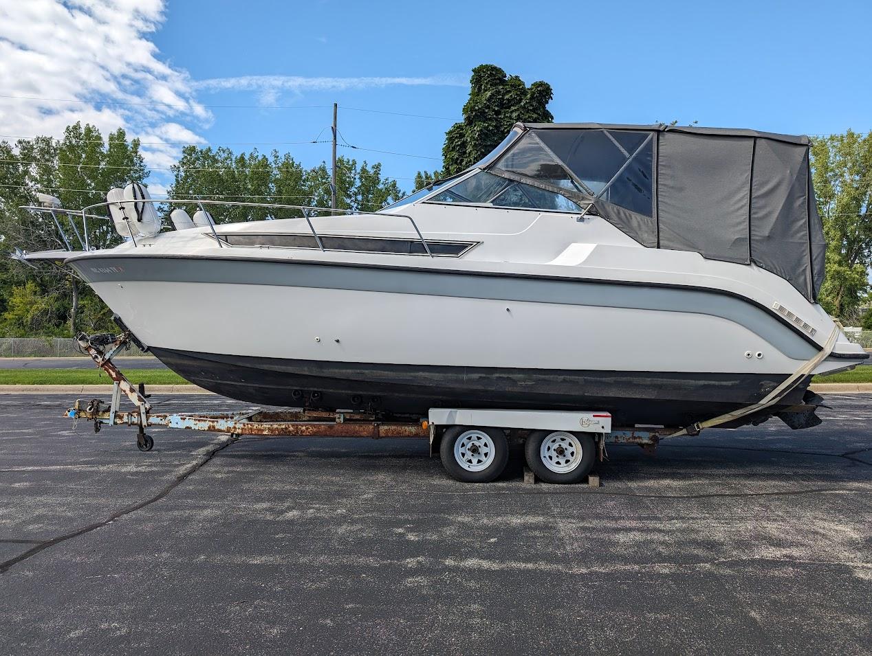 1990 Carver 2557 Montego Express Cruiser for sale - YachtWorld