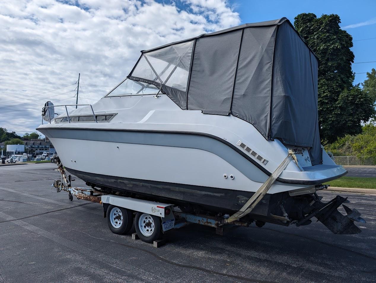 1990 Carver 2557 Montego Express Cruiser for sale - YachtWorld