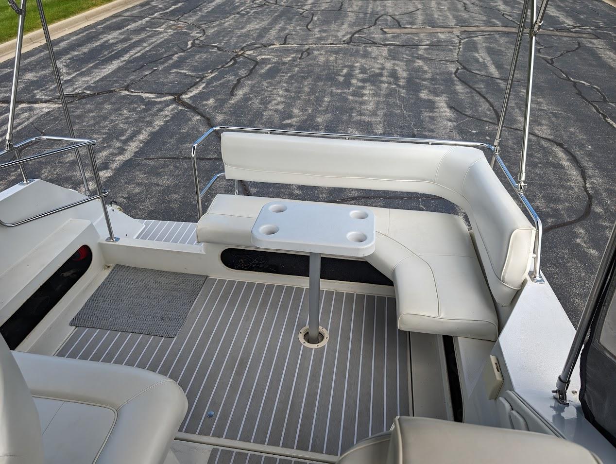 1990 Carver 2557 Montego Express Cruiser for sale - YachtWorld