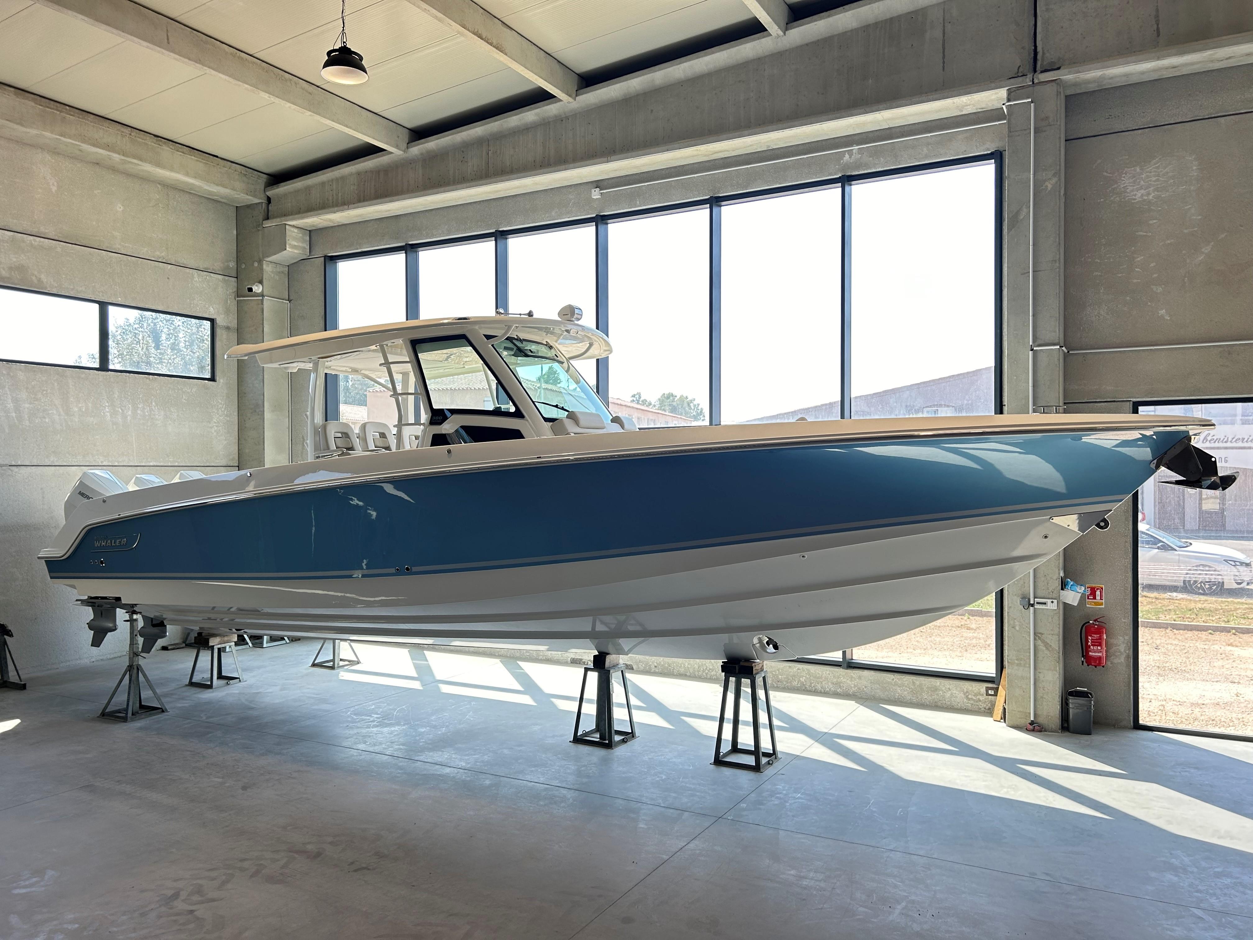 New Boston Whaler 380 Outrage in 83 - Var - iNautia