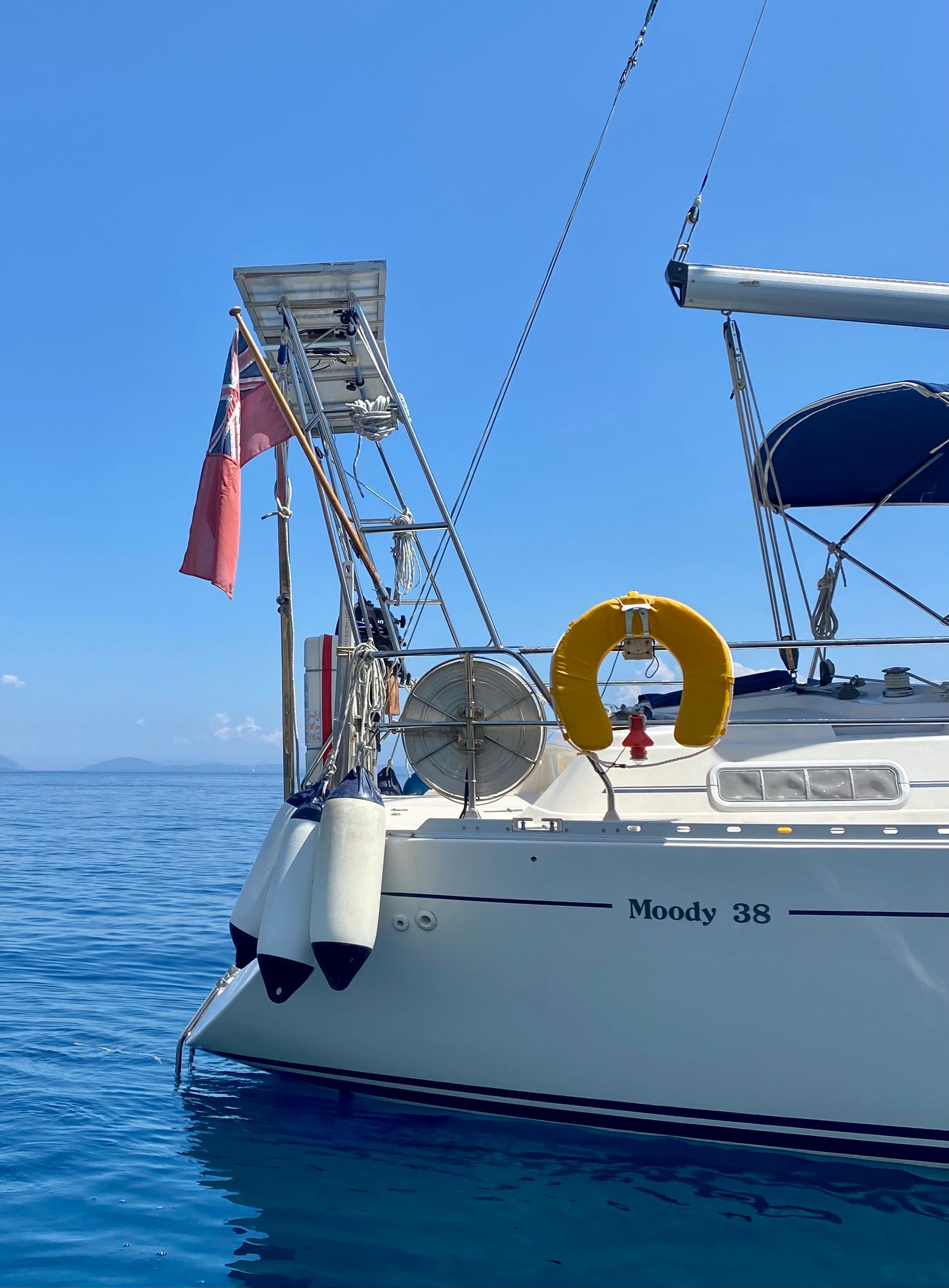 1995 Moody 38 CC Cruiser for sale - YachtWorld