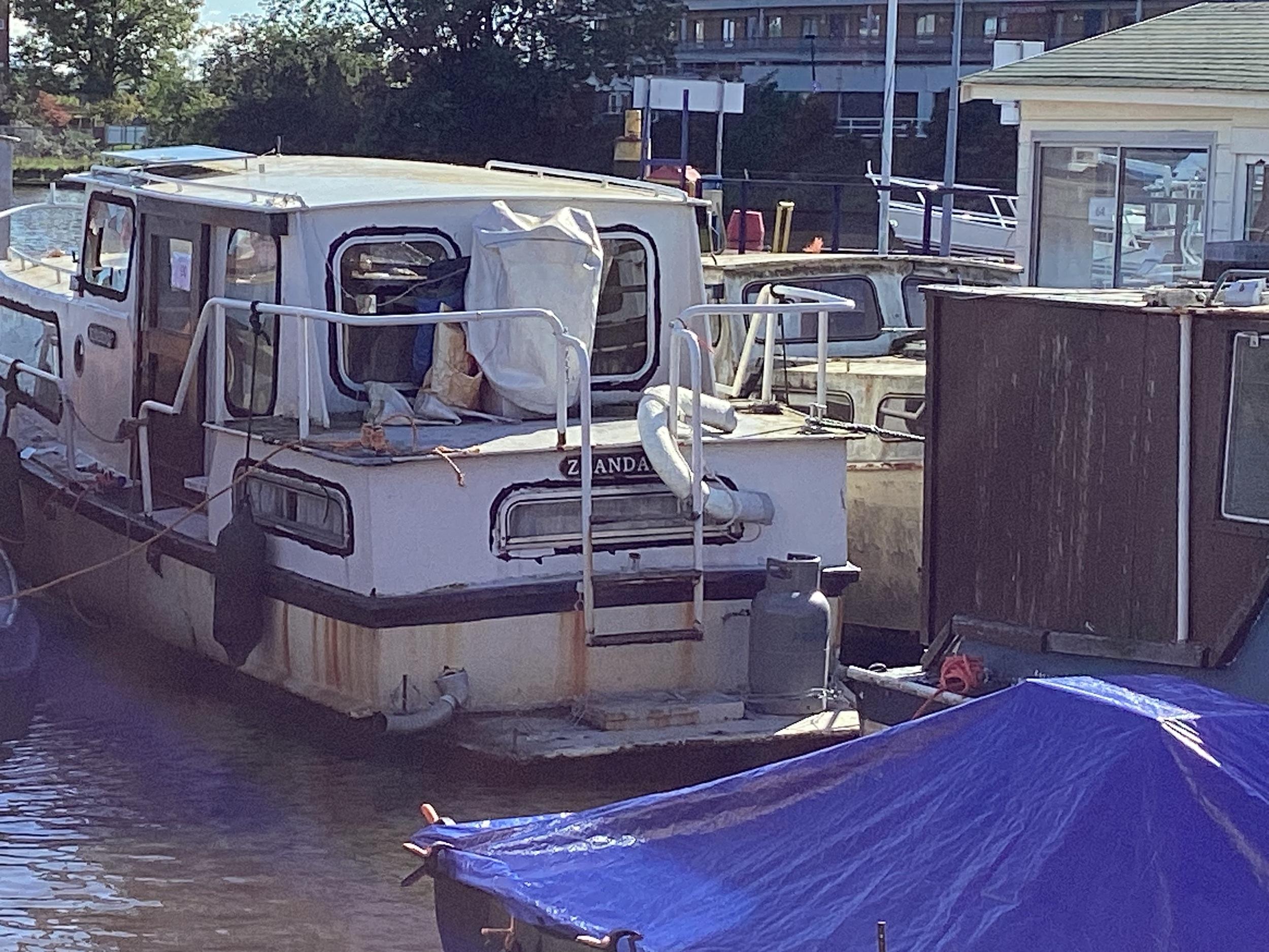 Used Motorboot 850 - iNautia