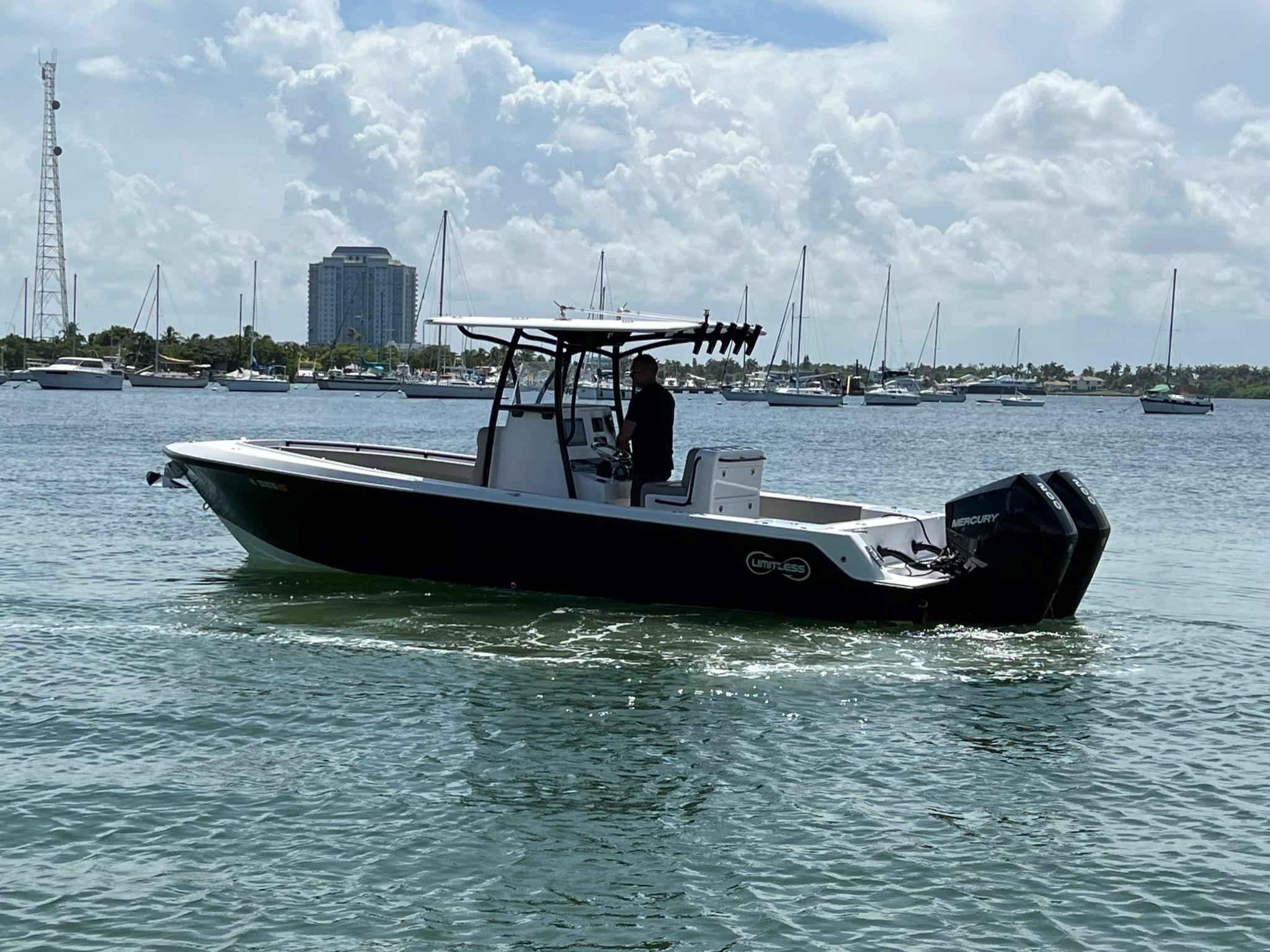 2021 Limitless 260 CC Center Console Boote Kaufen - YachtWorld