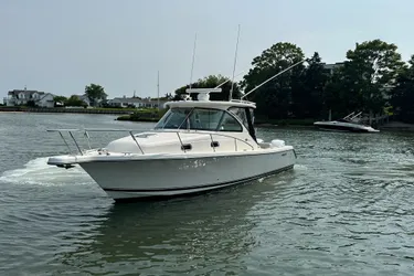 Yacht for Sale | 31 Pursuit Yachts Mattituck, NY | Denison Yacht Sales