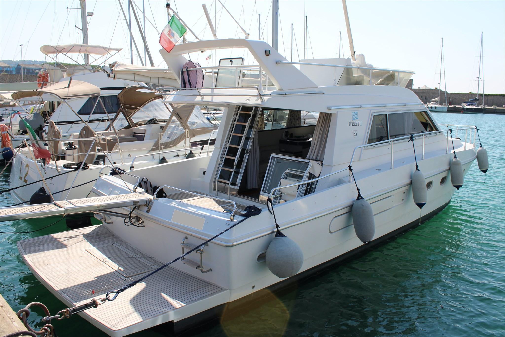 Used 1991 Ferretti Yachts FERRETTI 39 FLY | TopBoats