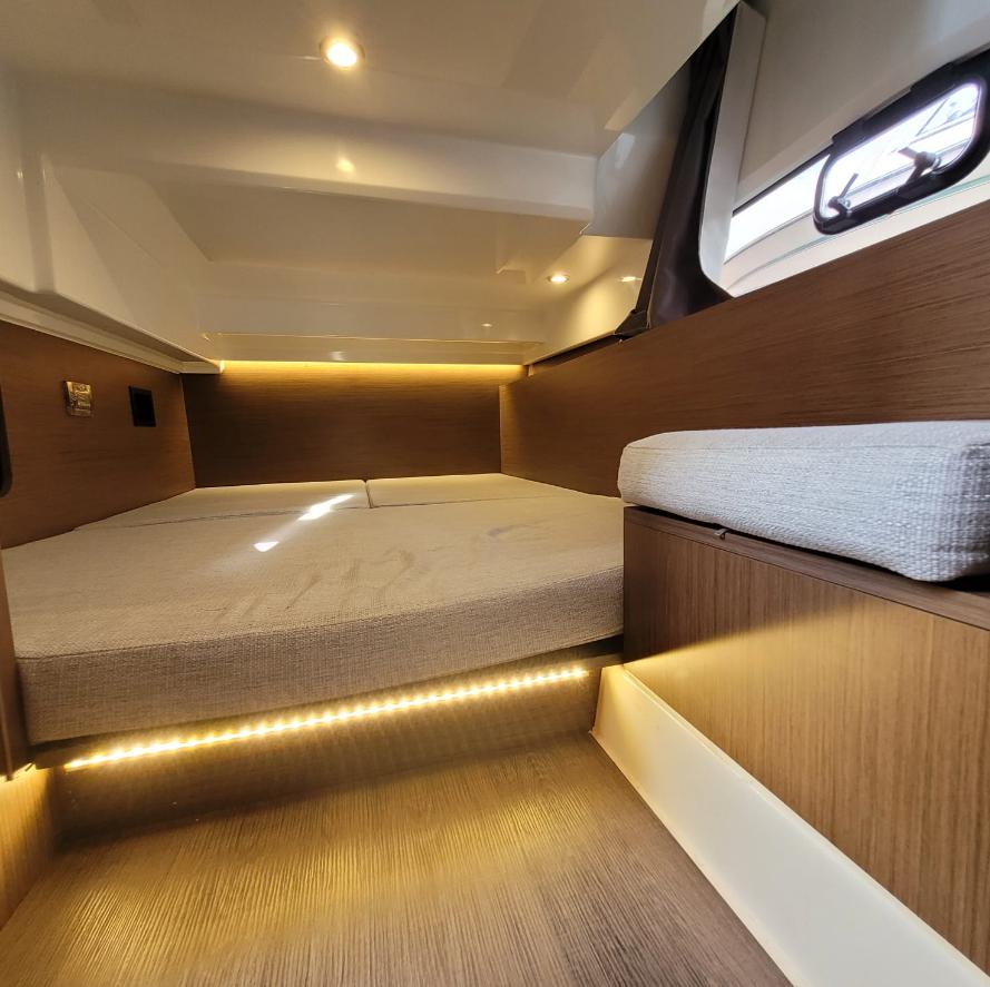 2021 Jeanneau 1095 Merry Fisher FLY Flybridge for sale - YachtWorld