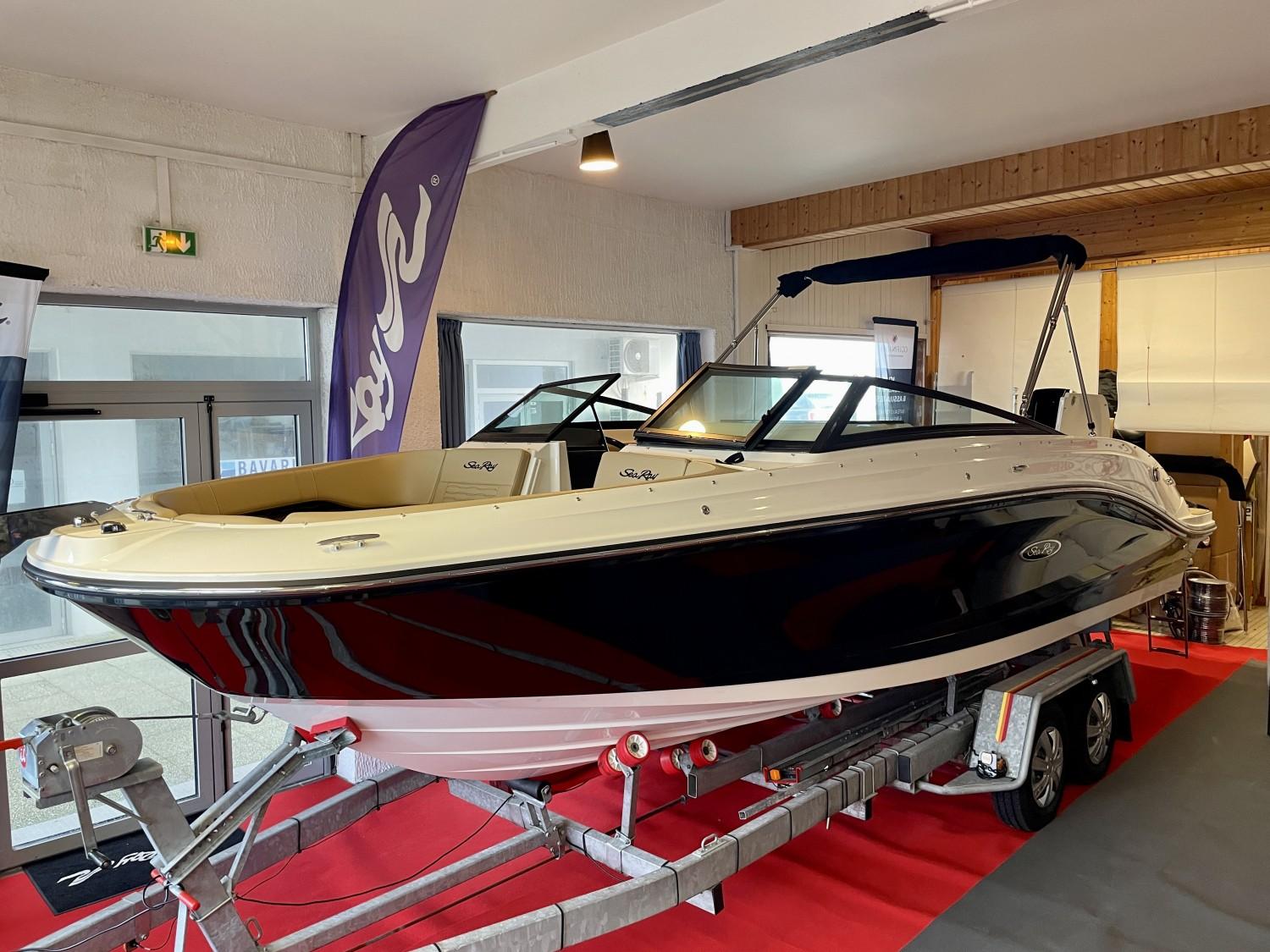 Sea Ray 230 SPX | 2023 | 7m - Loire-Atlantique ( 44 ) | YachtFocus