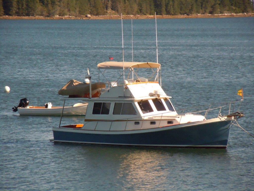 1990 Nauset Flybridge Cruiser With Extended Hardtop Downeast à vendre ...