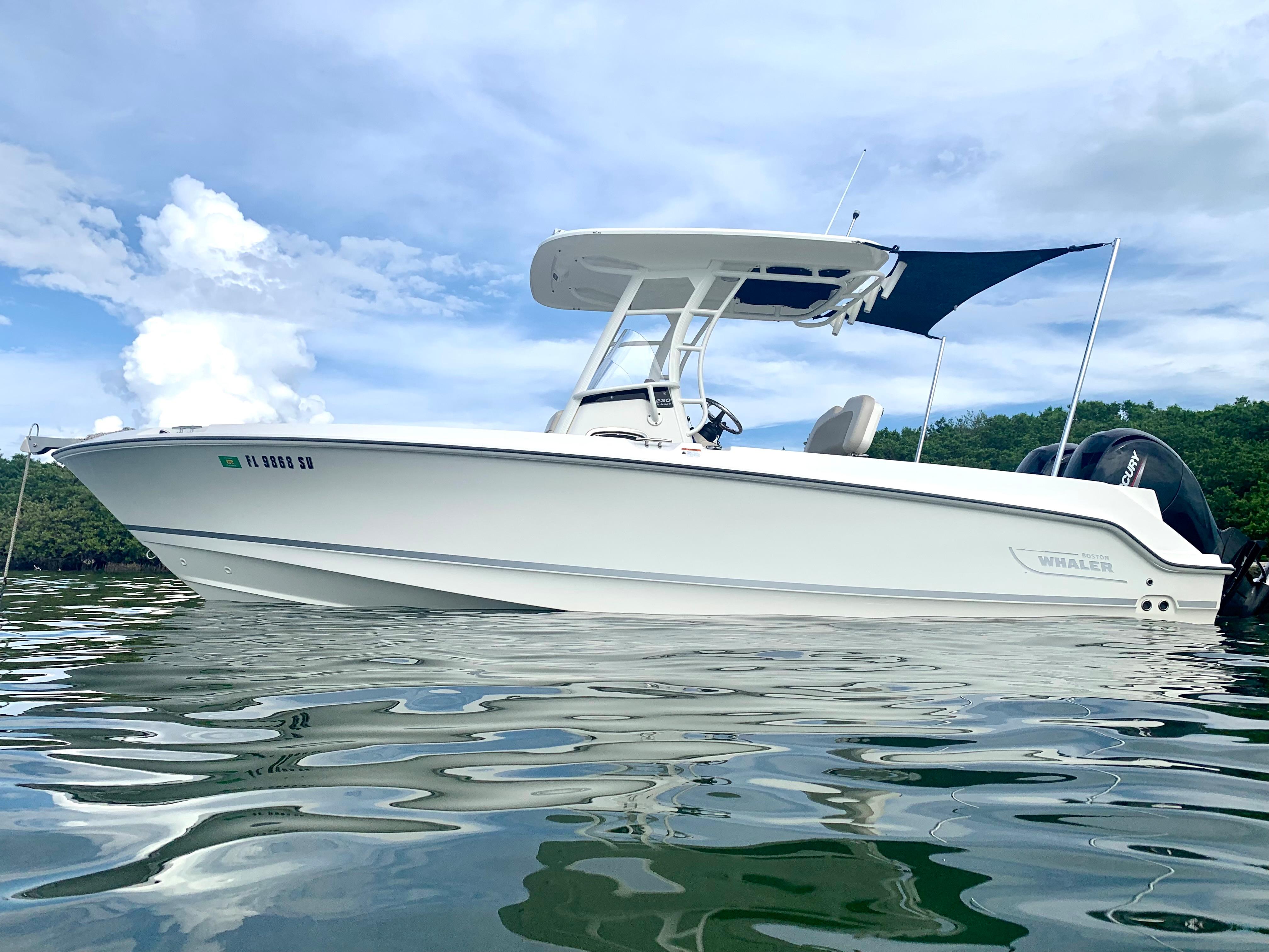 2021 Boston Whaler 230 Outrage Centre Console for sale - YachtWorld