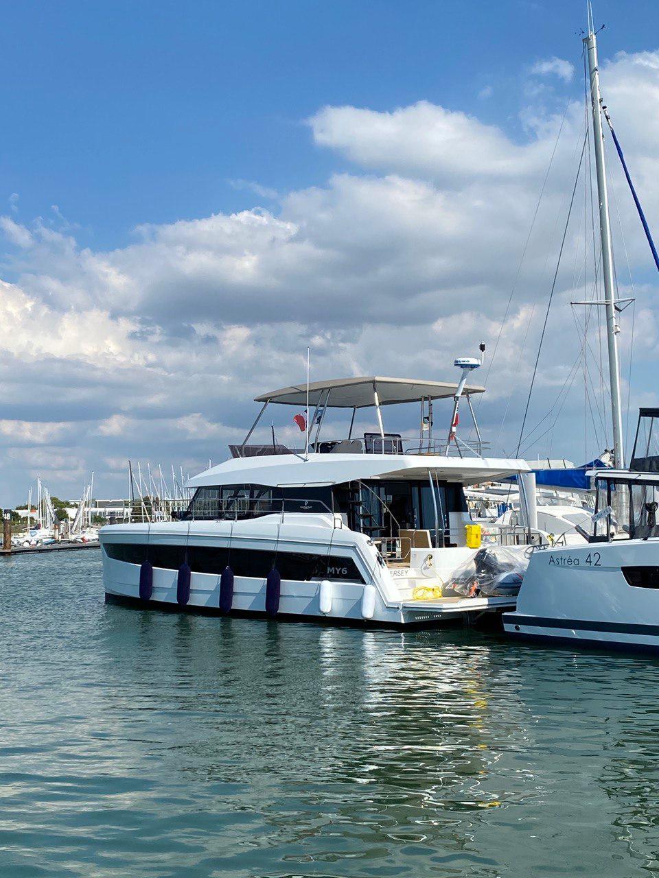 2021 Fountaine Pajot MY6 Power Catamaran for sale - YachtWorld