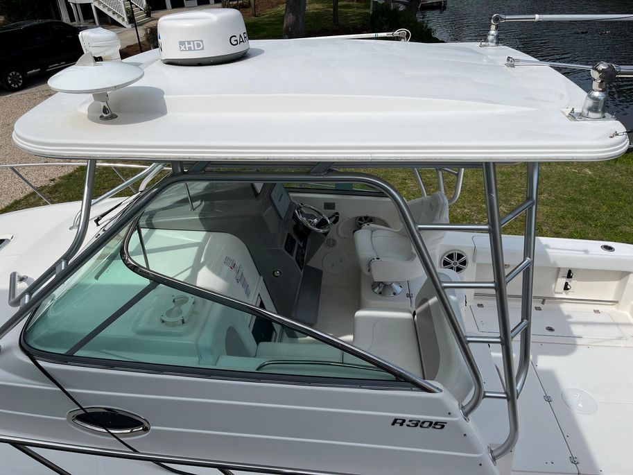 2015 Robalo R305 Walkaround Cuddy Cabin for sale - YachtWorld