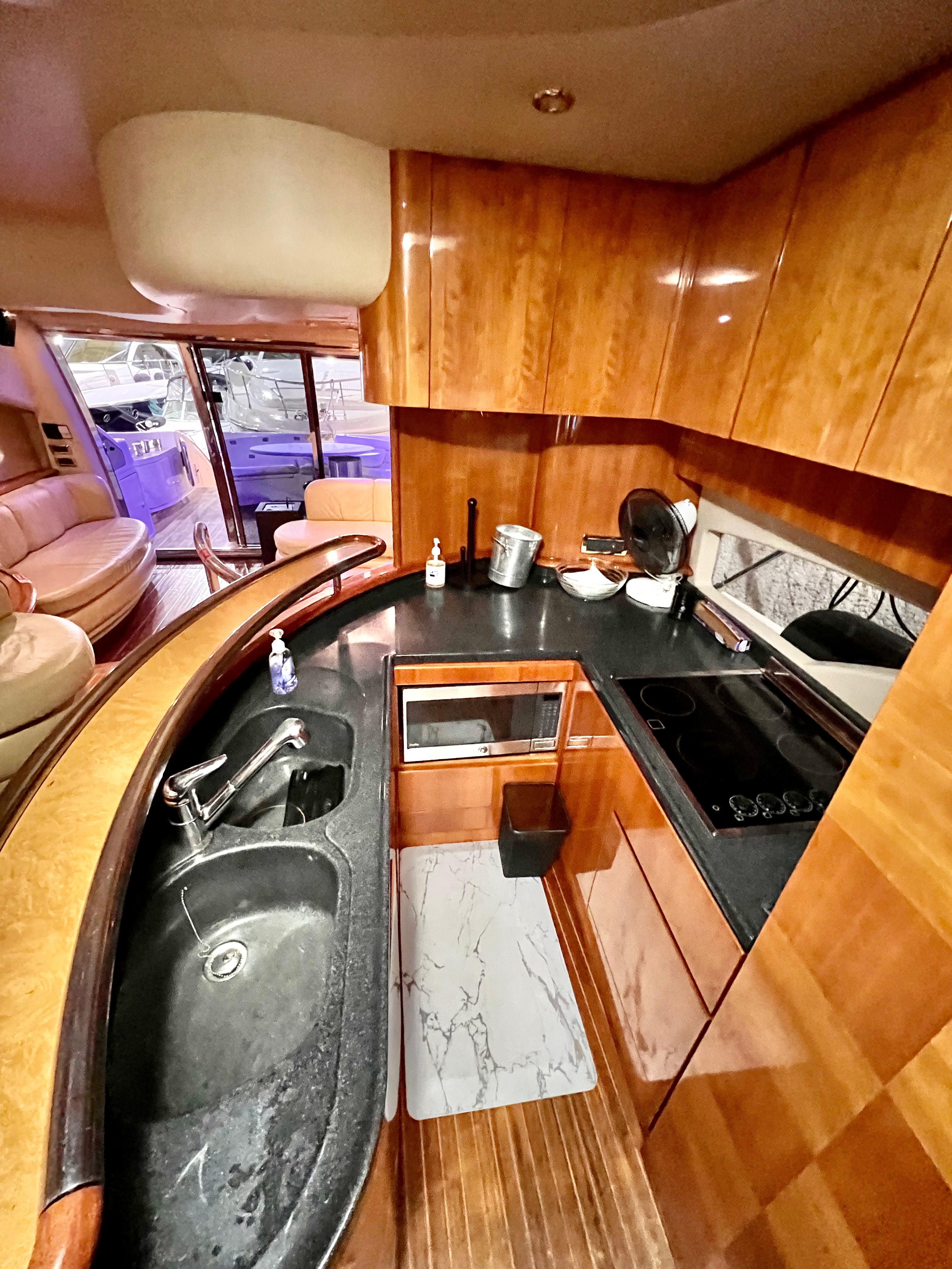 2004 Azimut 62 Motor Yachts for sale - YachtWorld