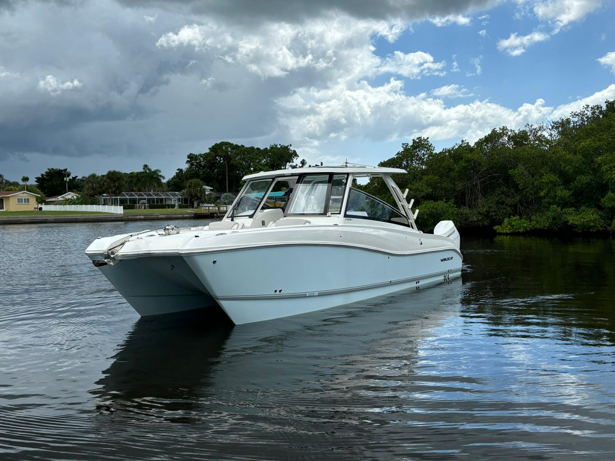 2024 World Cat 325 DC Power Catamaran for sale - YachtWorld