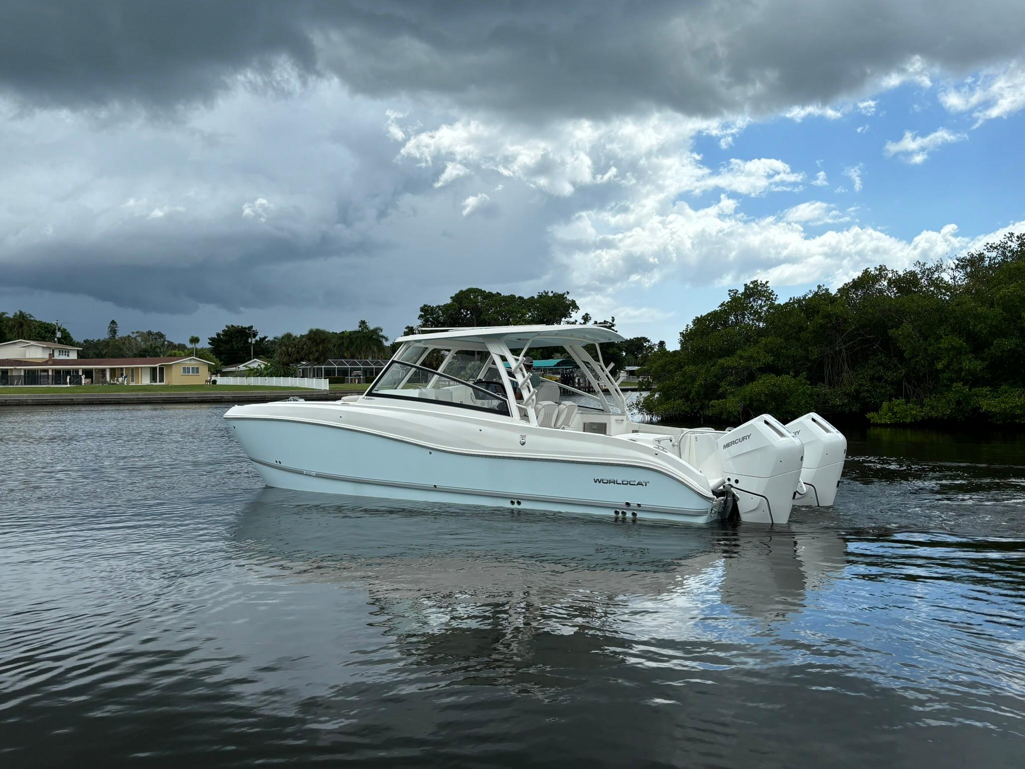 2024 World Cat 325 DC Power Catamaran for sale - YachtWorld