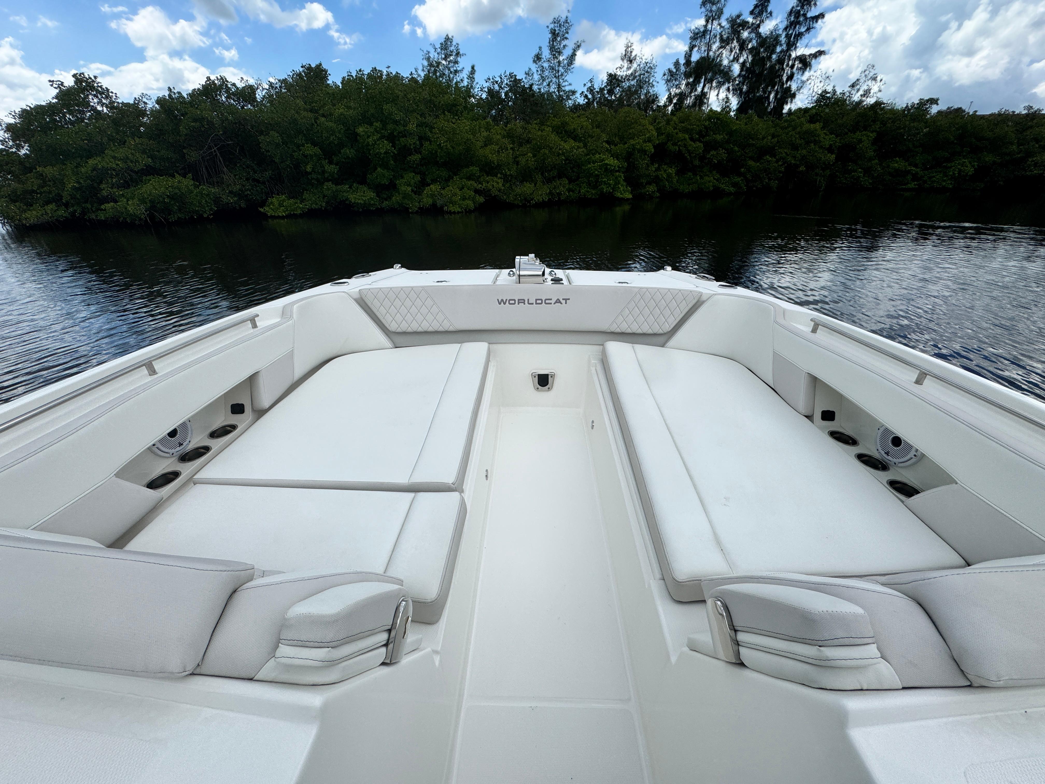 2024 World Cat 325 DC Power Catamaran for sale - YachtWorld