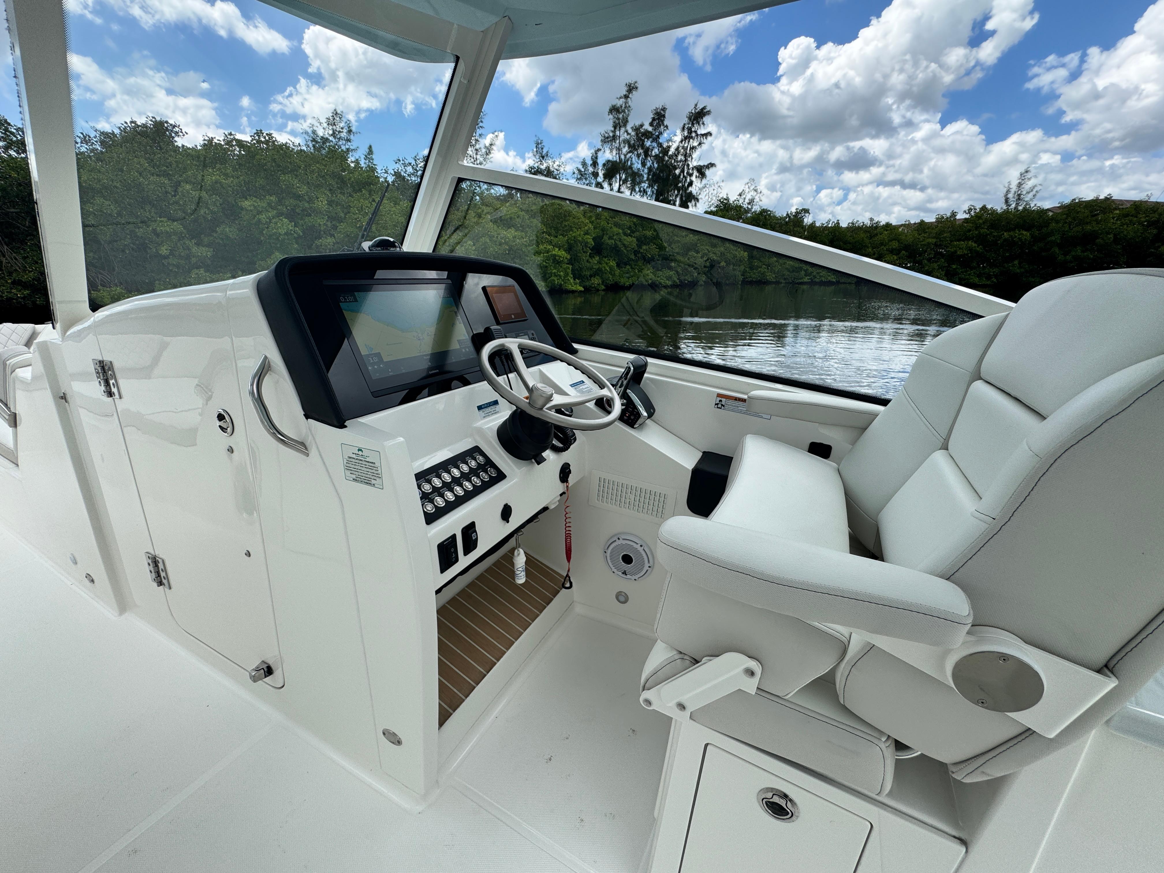 2024 World Cat 325 DC Power Catamaran for sale - YachtWorld