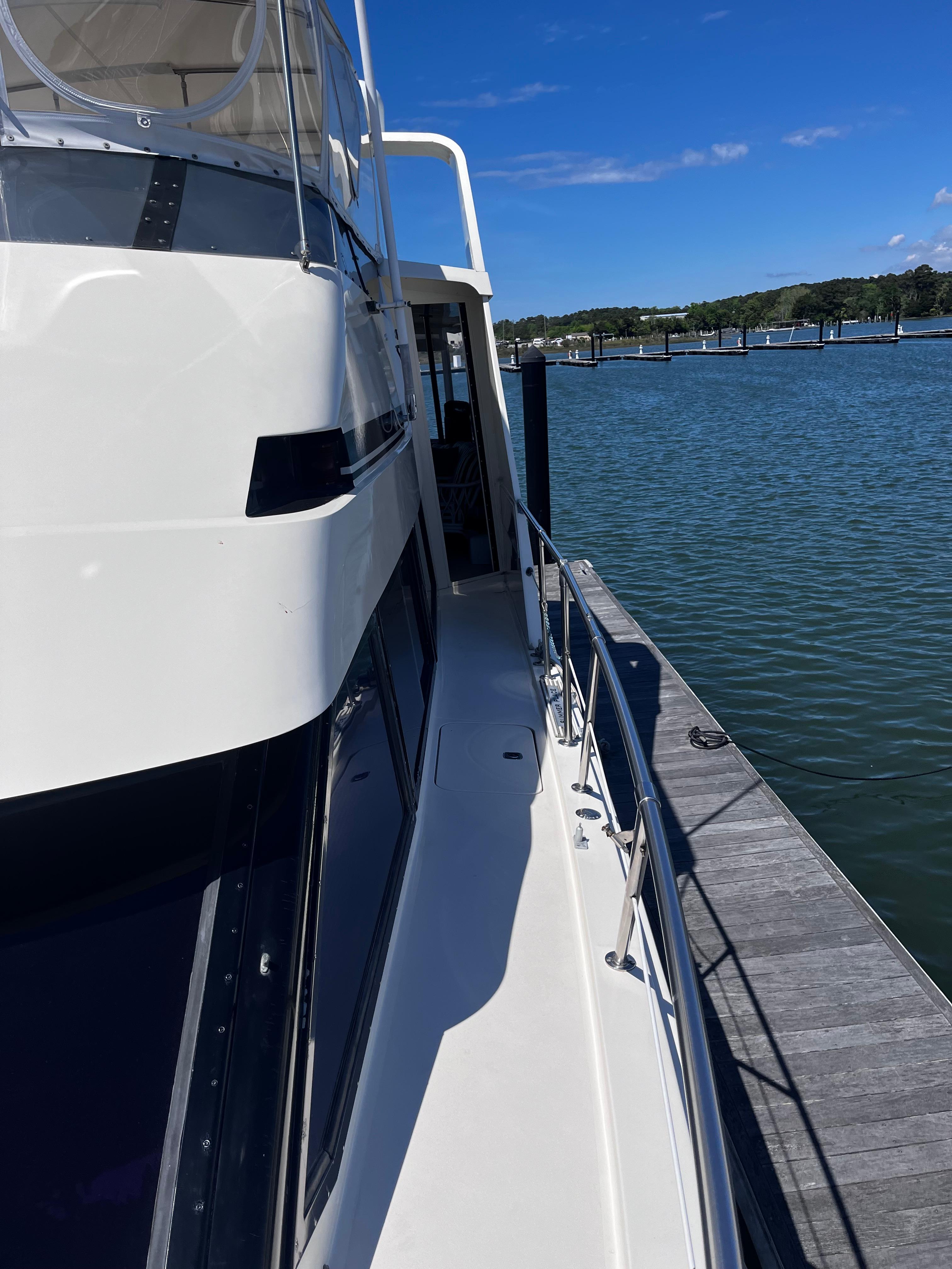 1991 Hatteras 52 Cockpit Motoryacht Motor Yachts for sale - YachtWorld