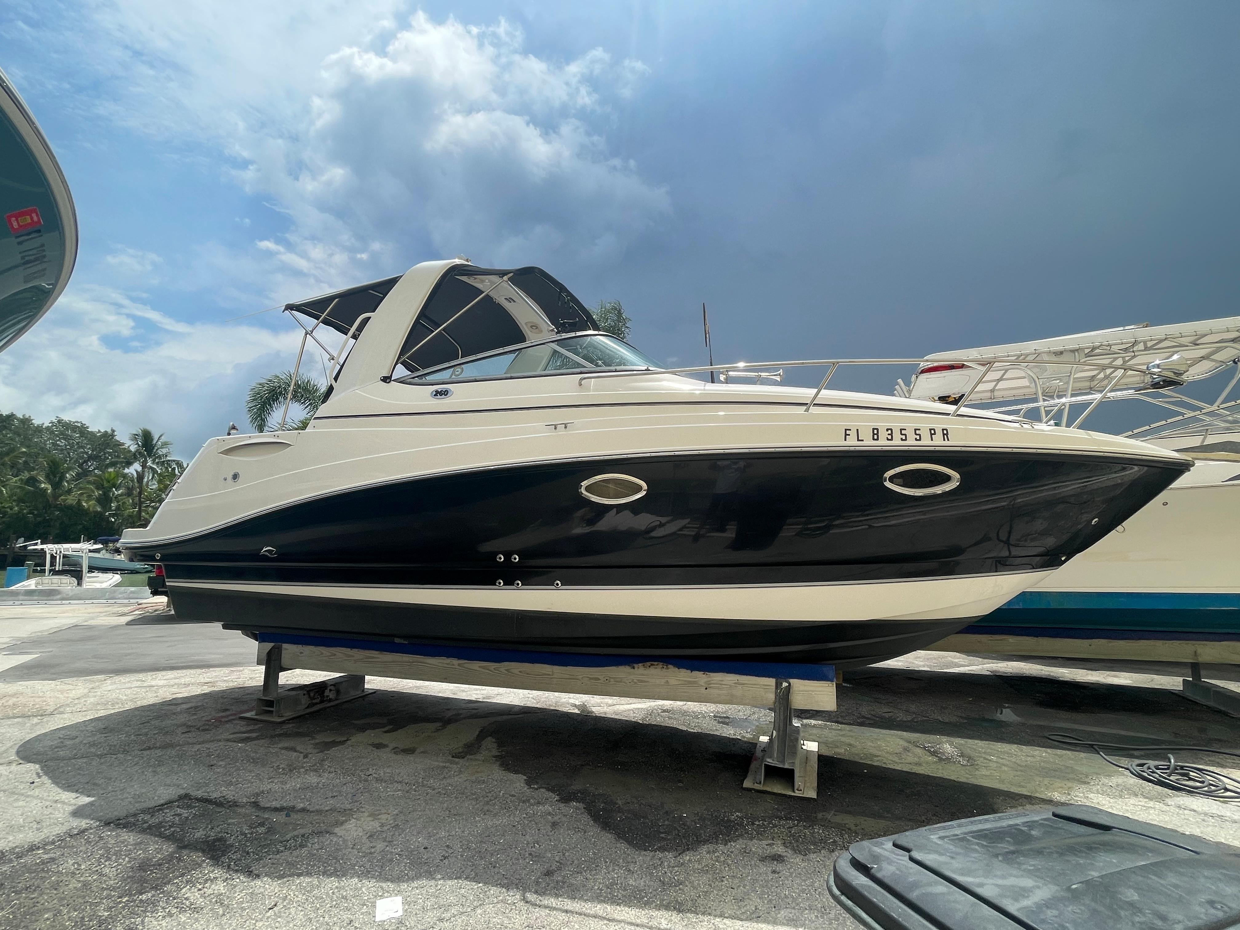 2014 Rinker 260 Express Cruiser Express Cruiser for sale - YachtWorld