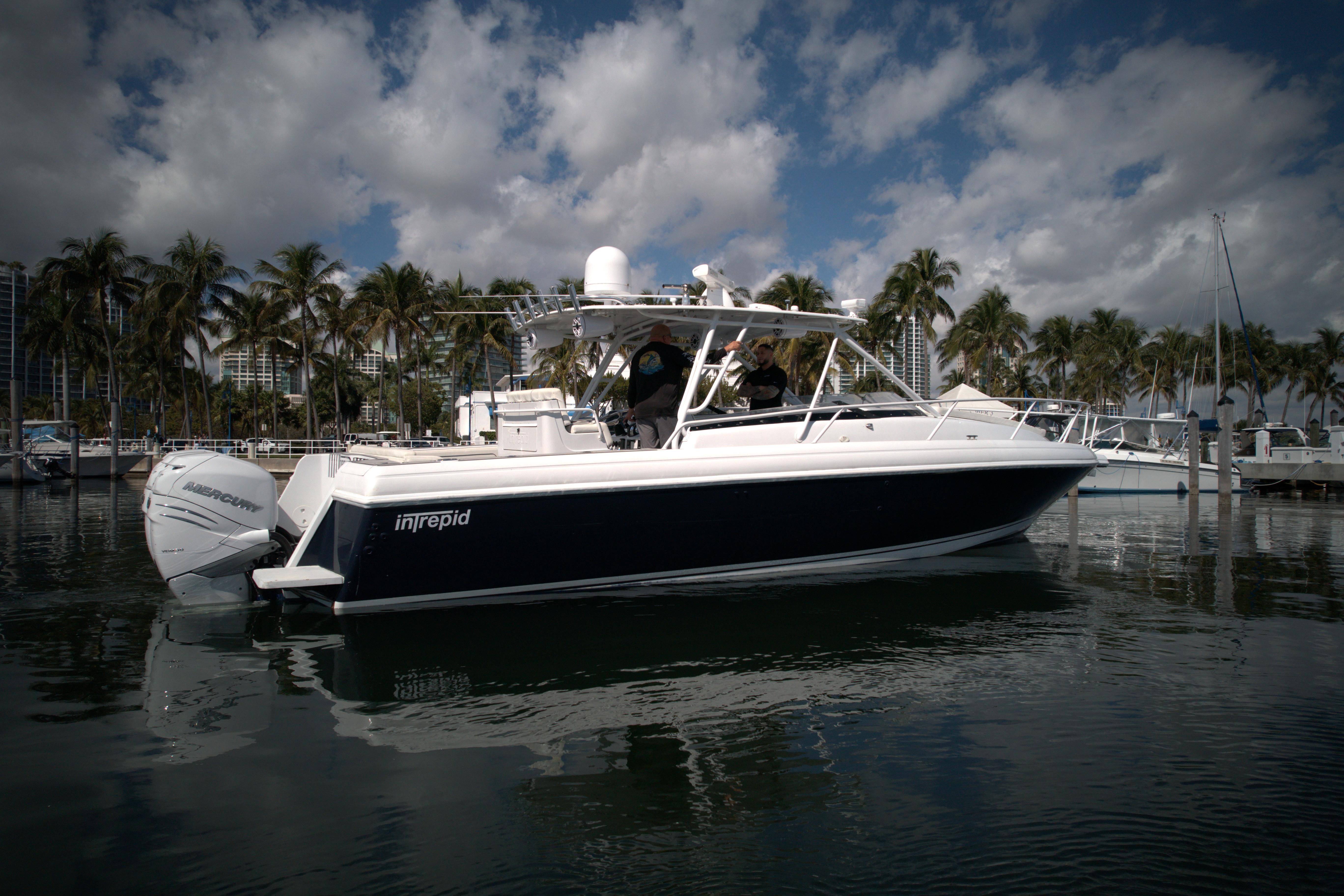 2002 Intrepid 377 Walkaround Cuddy Cuddy Cabin for sale - YachtWorld