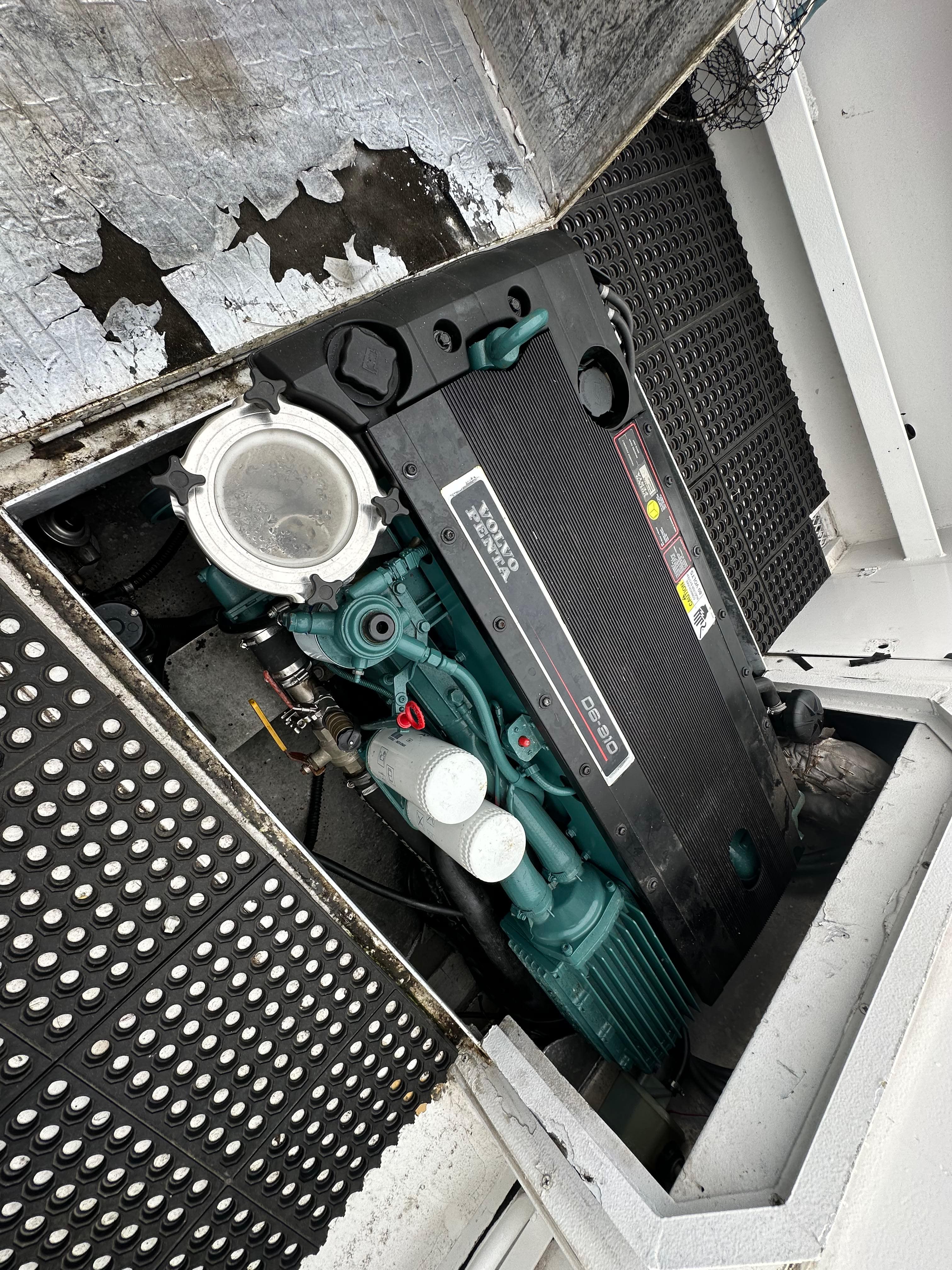 1995 Almar 26 Sounder Cuddy Cabin for sale - YachtWorld