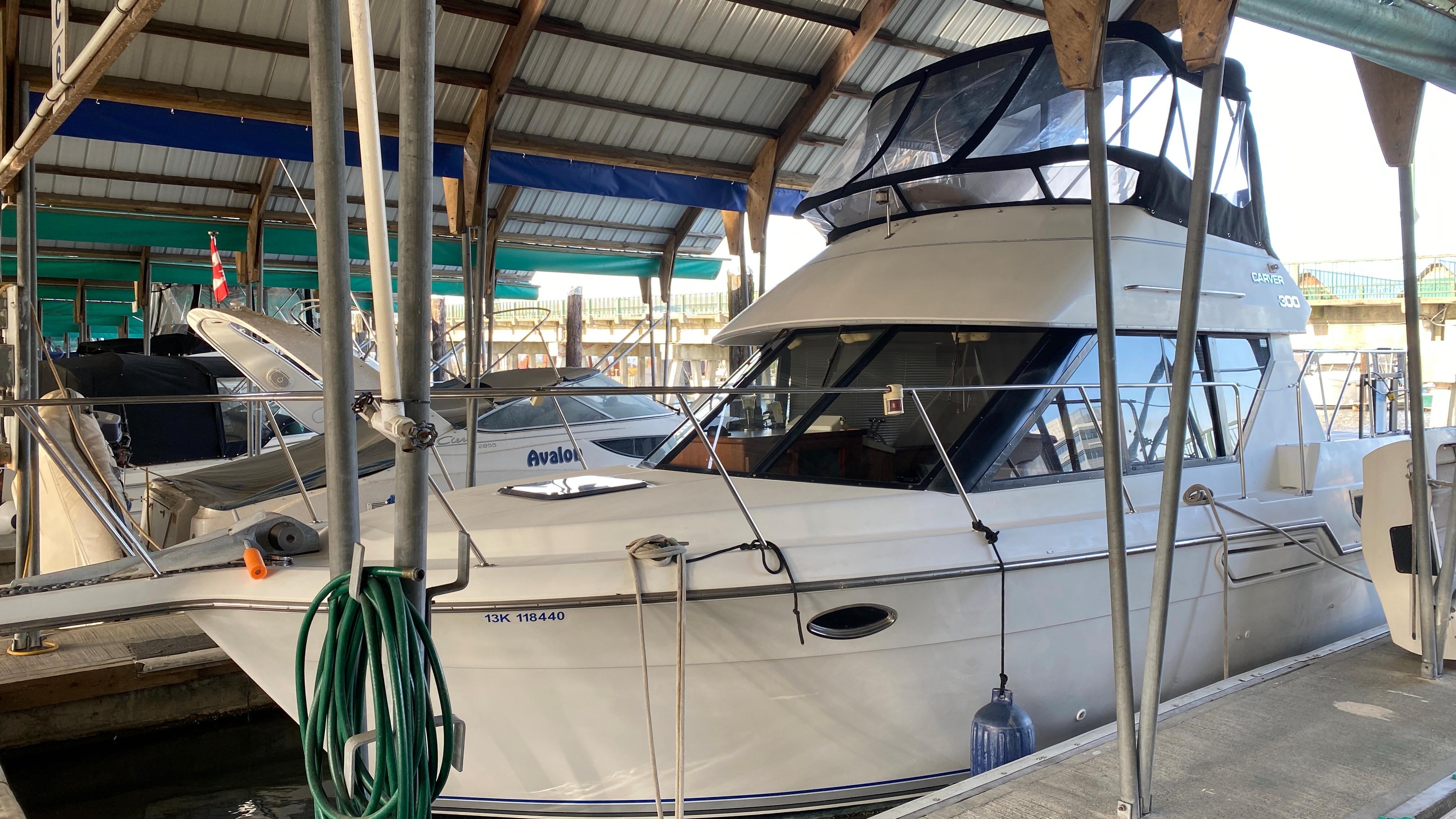 1993 Carver 300 Aft Cabin for sale - YachtWorld