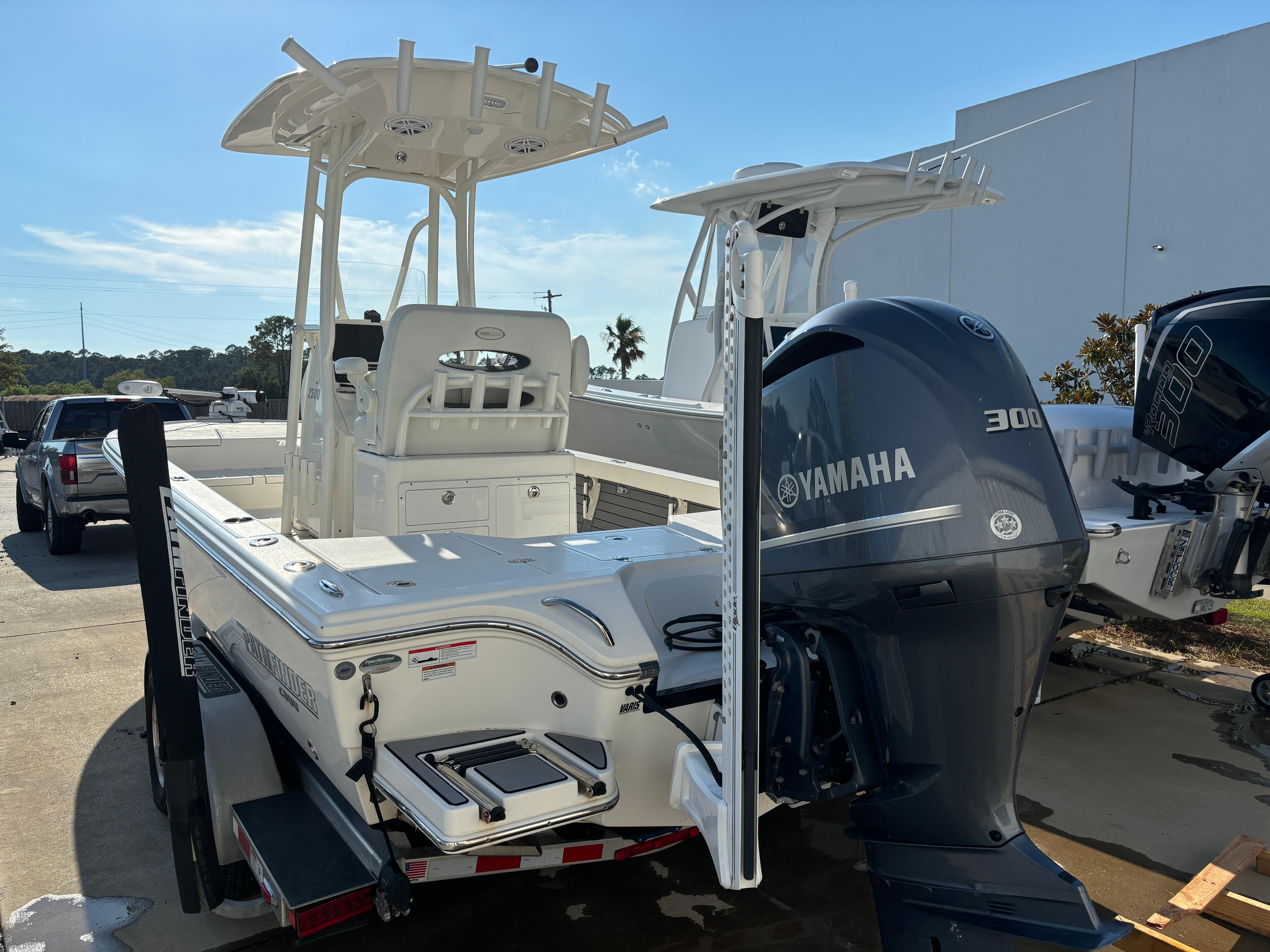 2021 Pathfinder 2500 Hybrid Center Console for sale - YachtWorld
