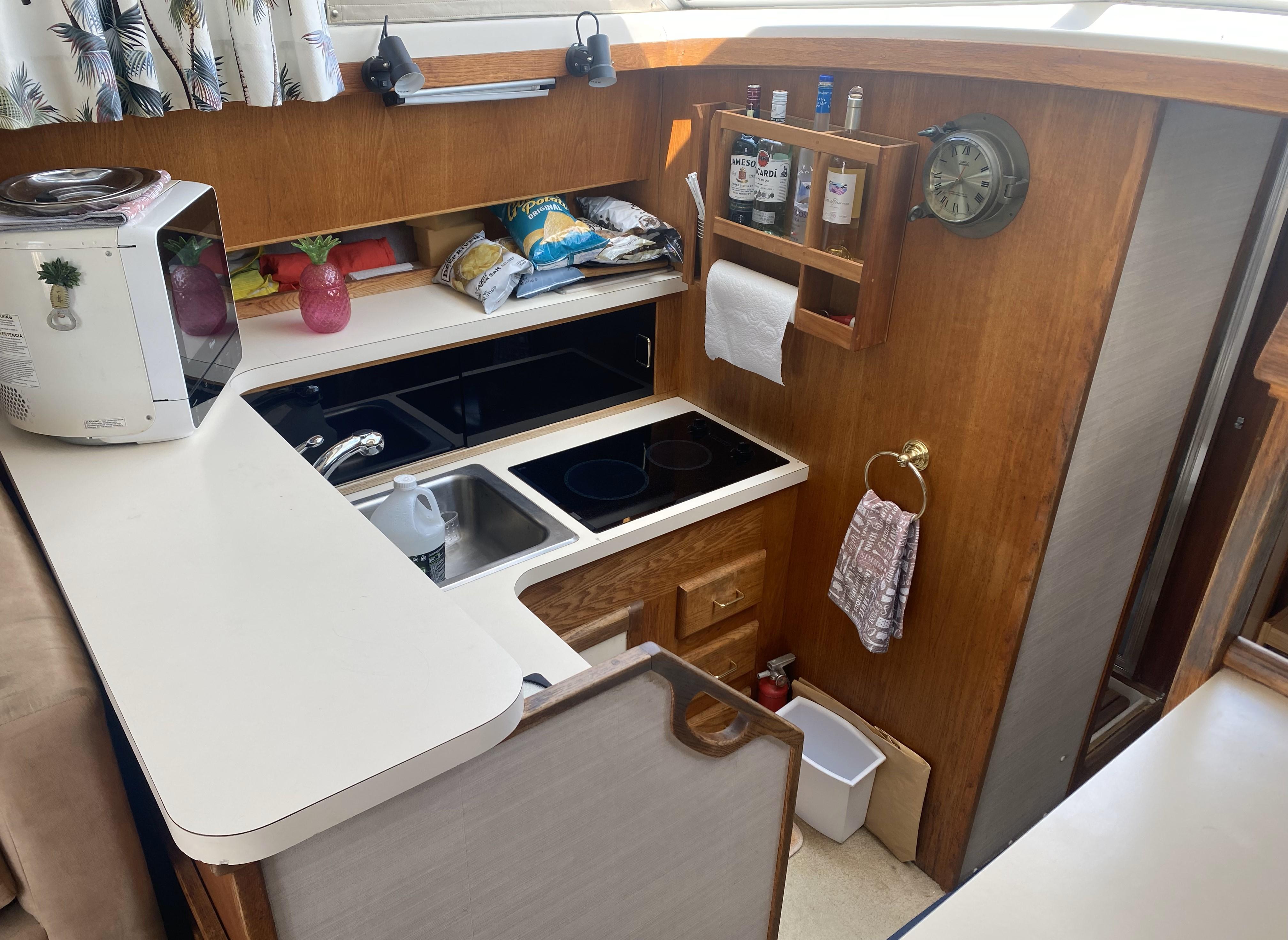 1987 Silverton 34 Convertible Convertible for sale - YachtWorld