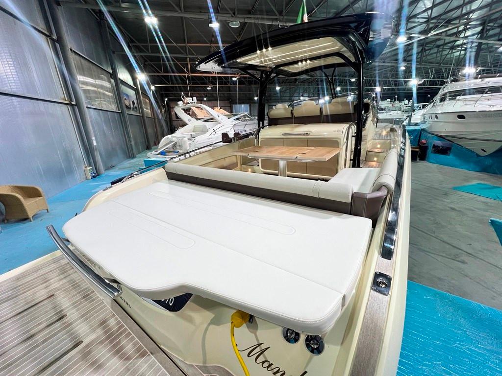 2021 Invictus Invictus 370 GT Express Cruiser for sale - YachtWorld