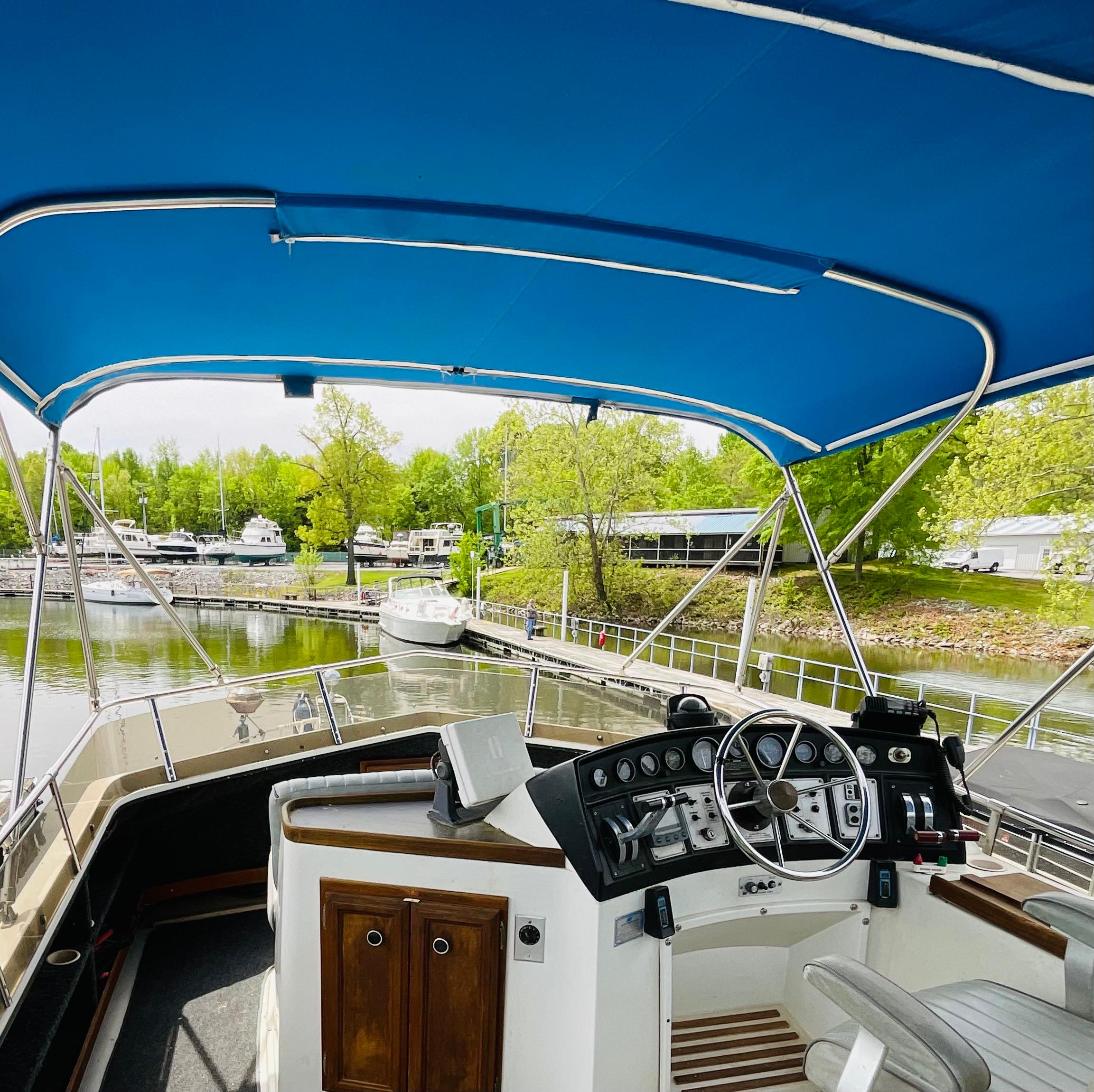 1988 Carver 3607 Aft Cabin Motoryacht Aft Cabin for sale - YachtWorld