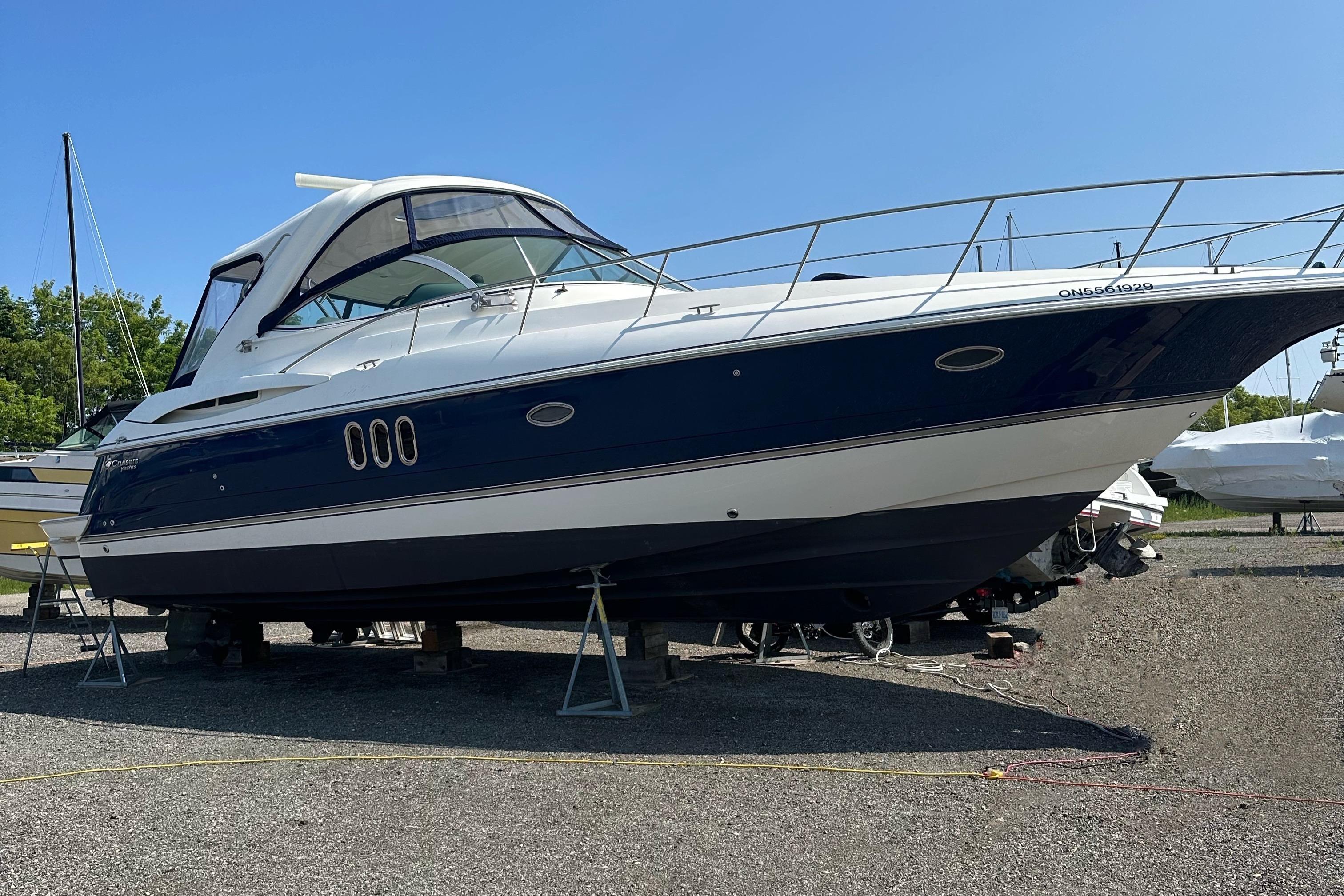 2006 Cruisers Yachts 300 Express Boat For Sale - Waa2