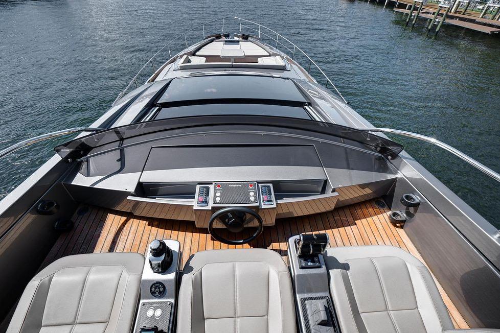 Occasion 2021 Pershing 8X | Annonces du Bateau