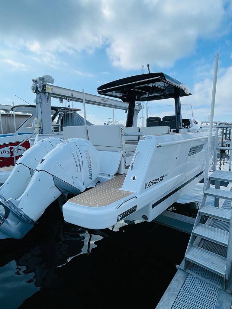 2022 Fjord 38 Motorcruiser Kaufen - YachtWorld