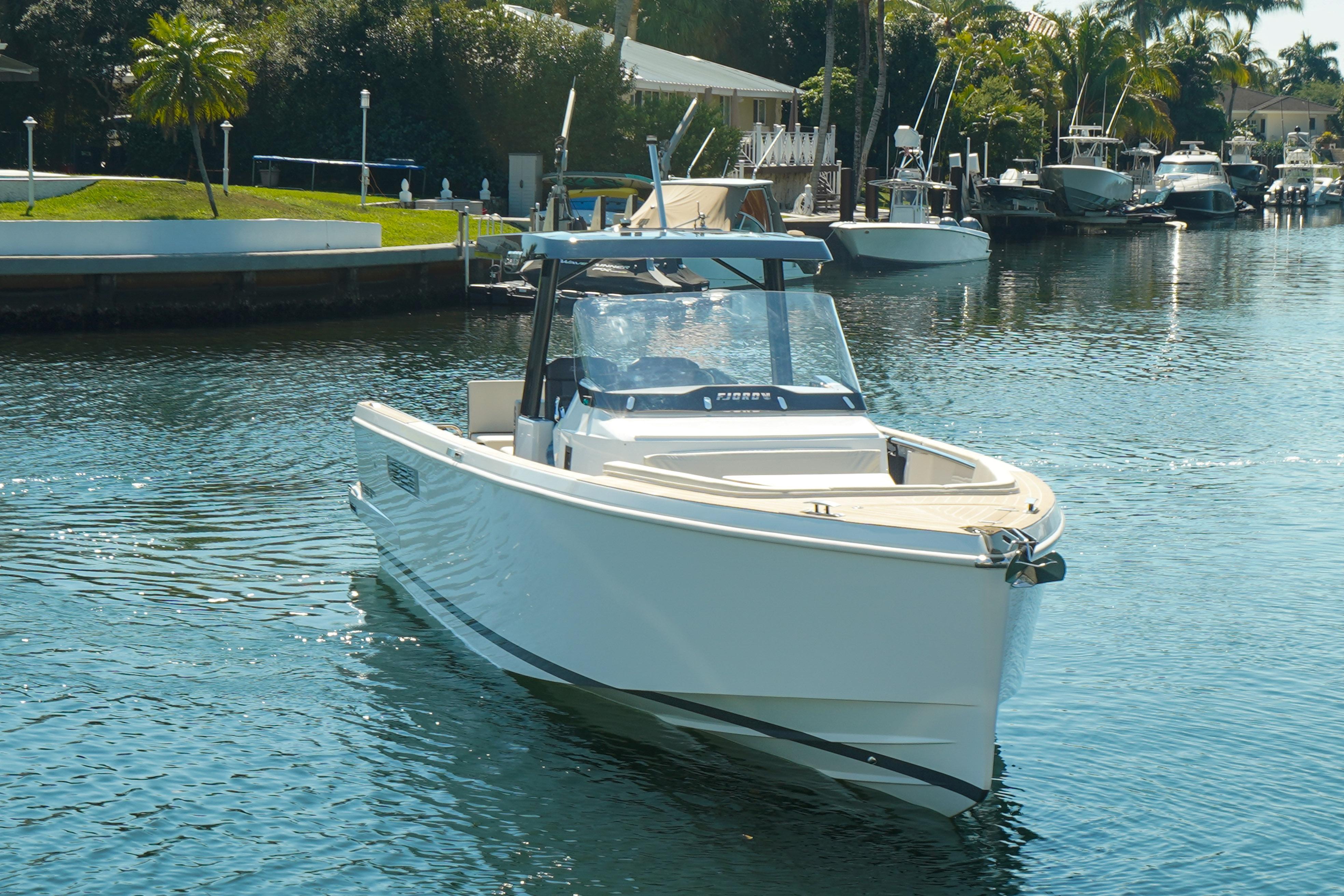 2022 Fjord 38 Motorcruiser Kaufen - YachtWorld