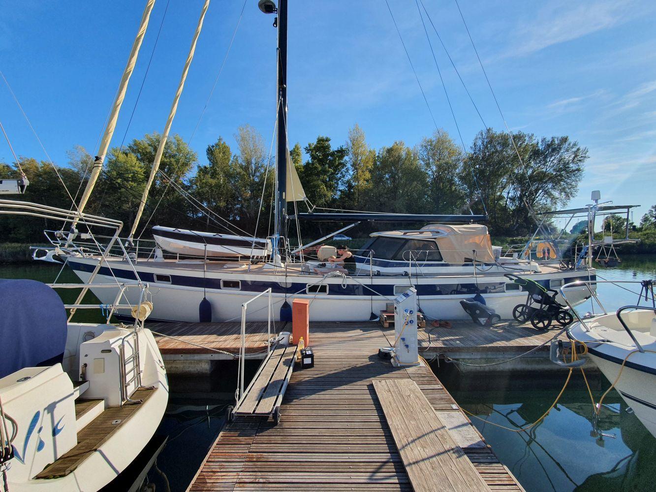 Hallberg-Rassy 49 | 1988 | 15m | Boatshop24