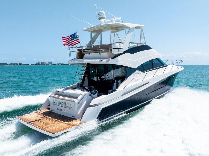 2015 Tiara Yachts 50 Flybridge - Weber Yachts