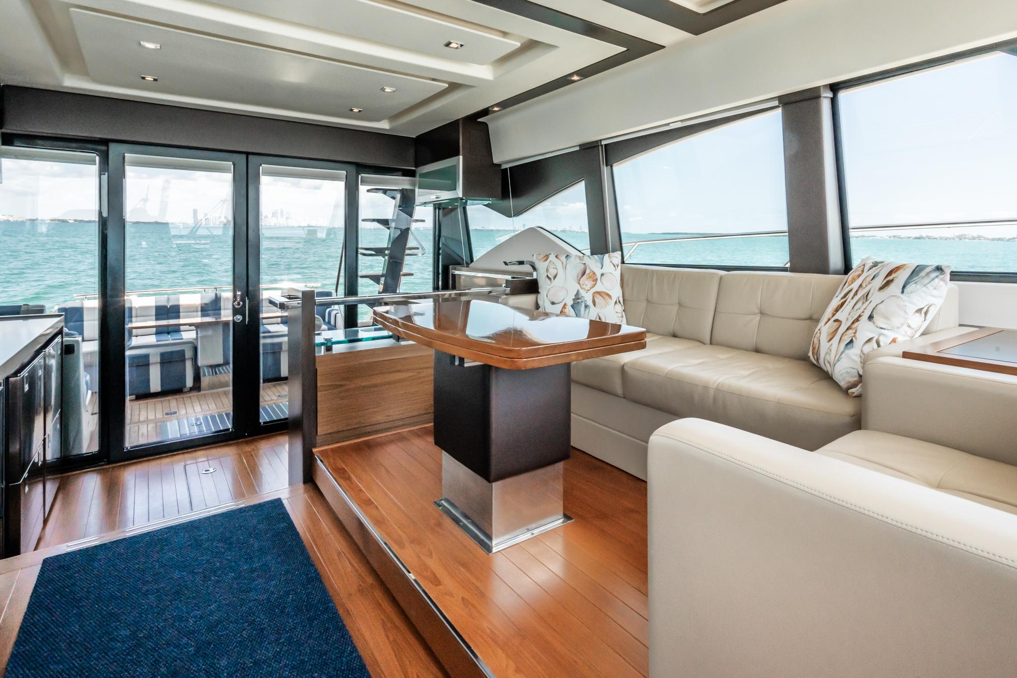 2015 Tiara Yachts 50 Flybridge Yates a motor en venta - YachtWorld