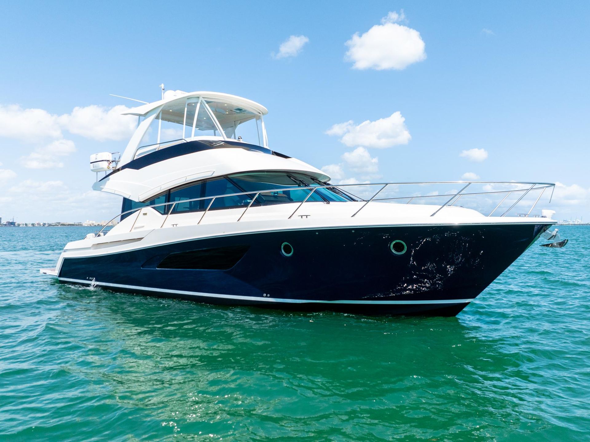 2015 Tiara Yachts 50 Flybridge - Weber Yachts