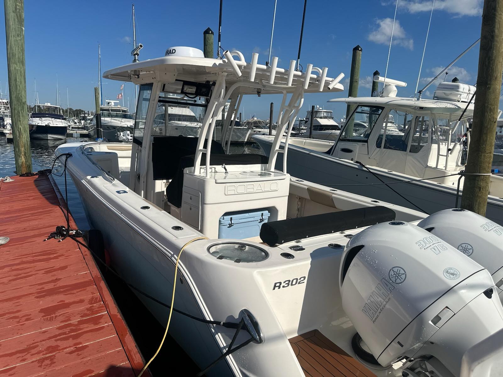 2018 Robalo R302 Center Console Center Console for sale - YachtWorld