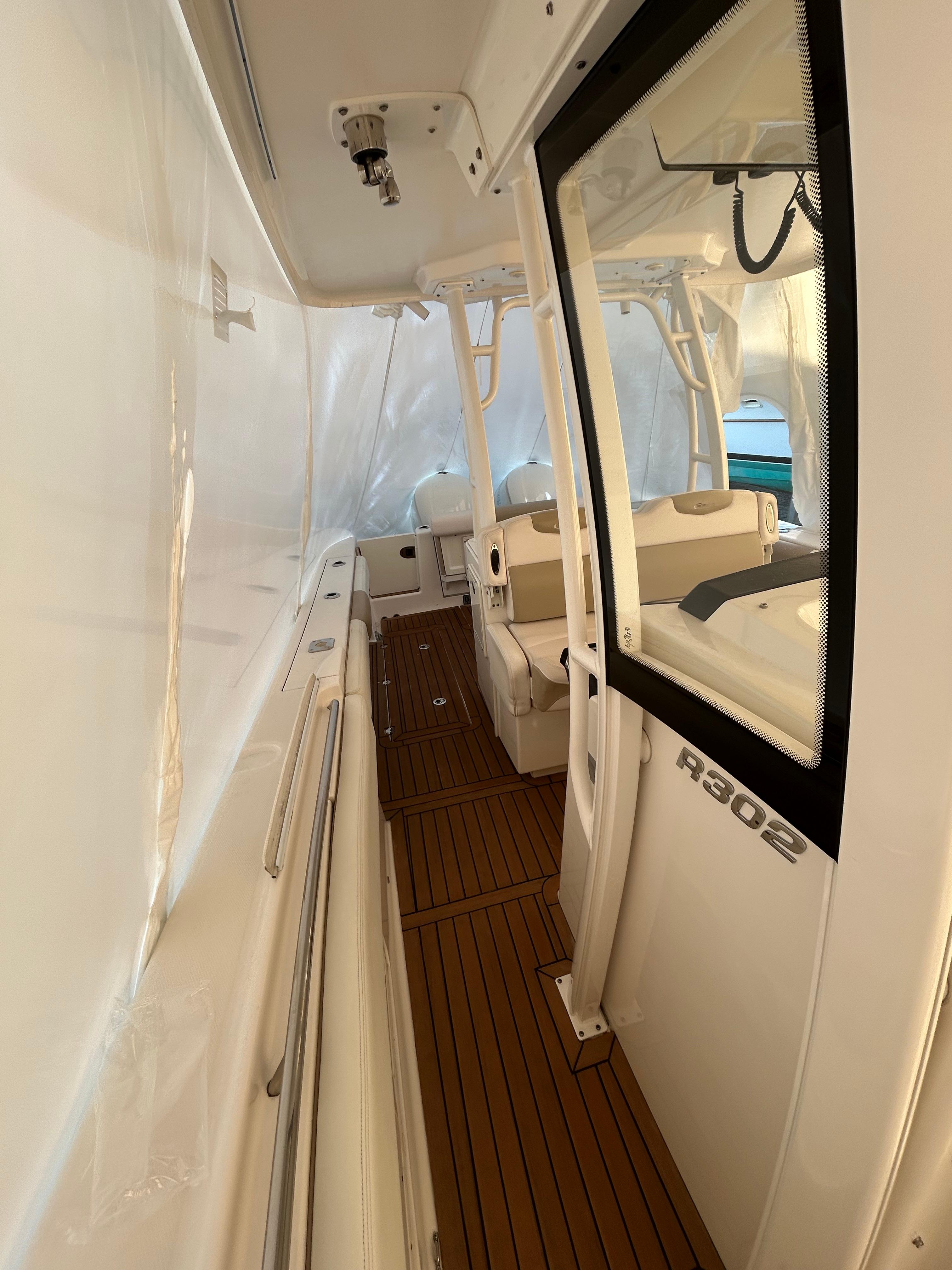 2018 Robalo R302 Center Console Center Console for sale - YachtWorld