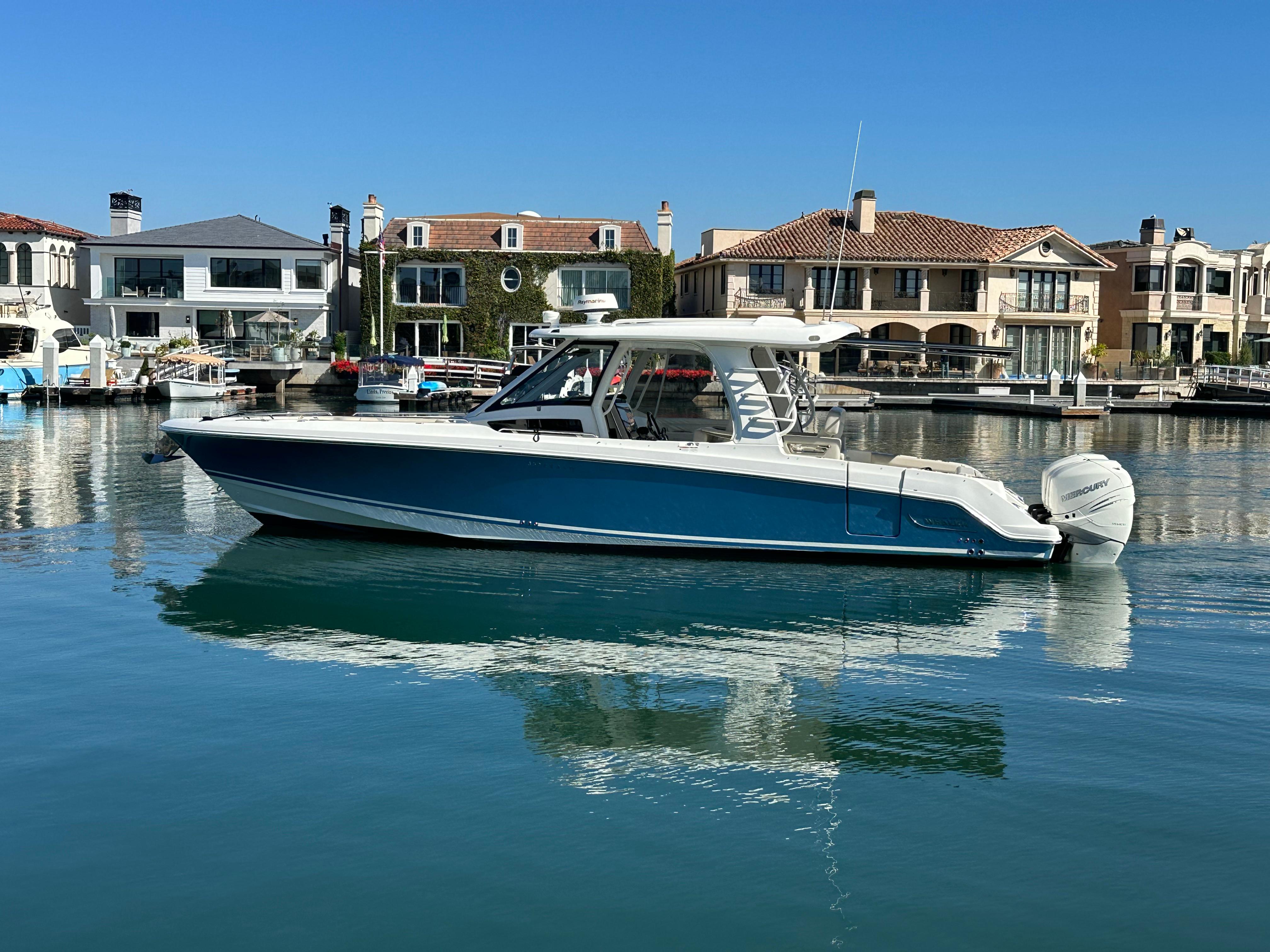 2019 Boston Whaler 350 Realm Express-Boot Kaufen - YachtWorld