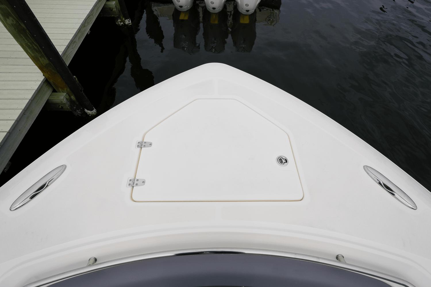 2024 Boston Whaler 380 Outrage Centre Console for sale - YachtWorld