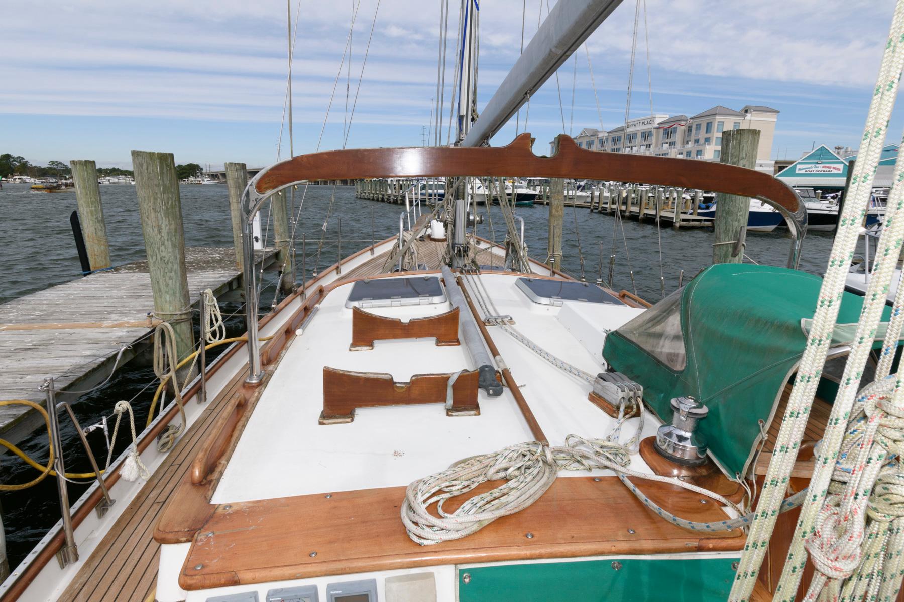 2001 Hampton 43 Pilot House Cutter Cruiser for sale - YachtWorld