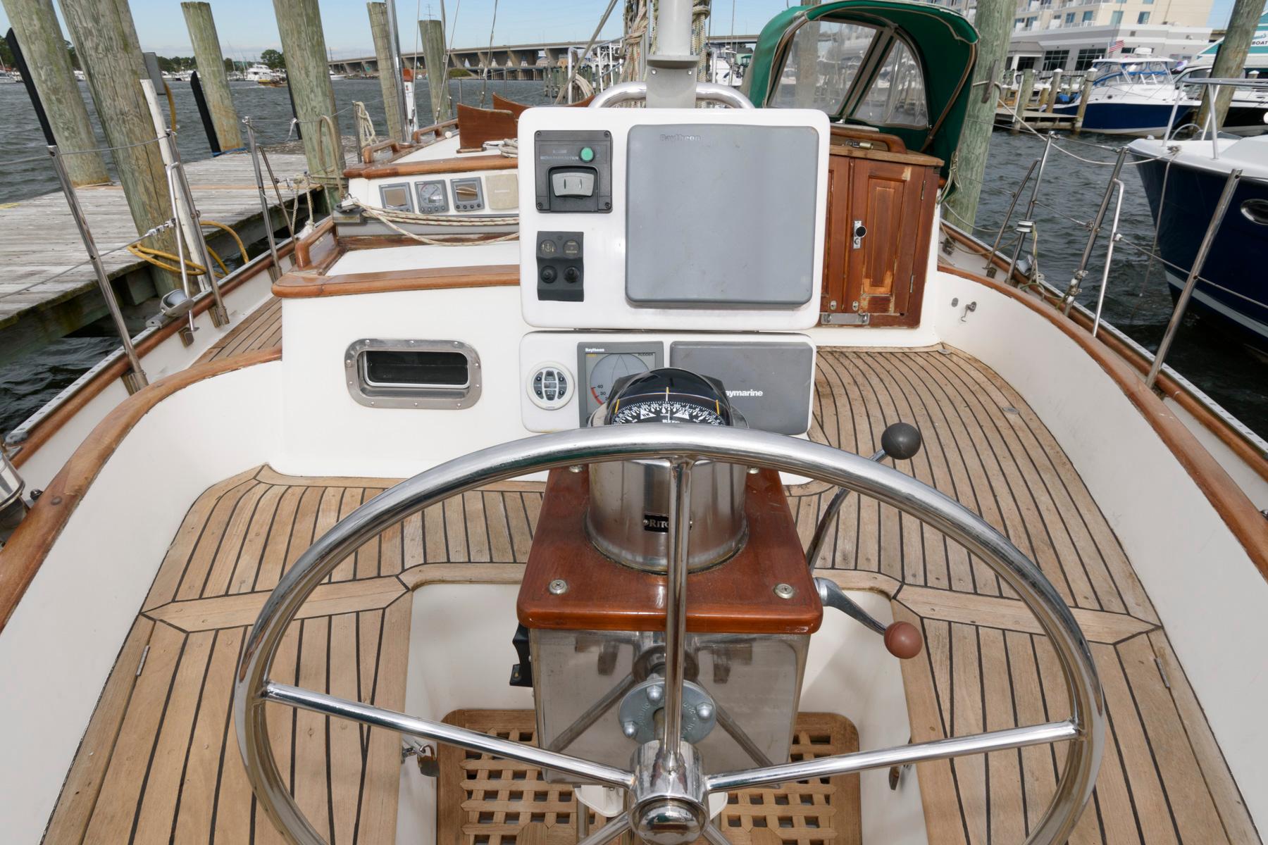2001 Hampton 43 Pilot House Cutter Cruiser for sale - YachtWorld